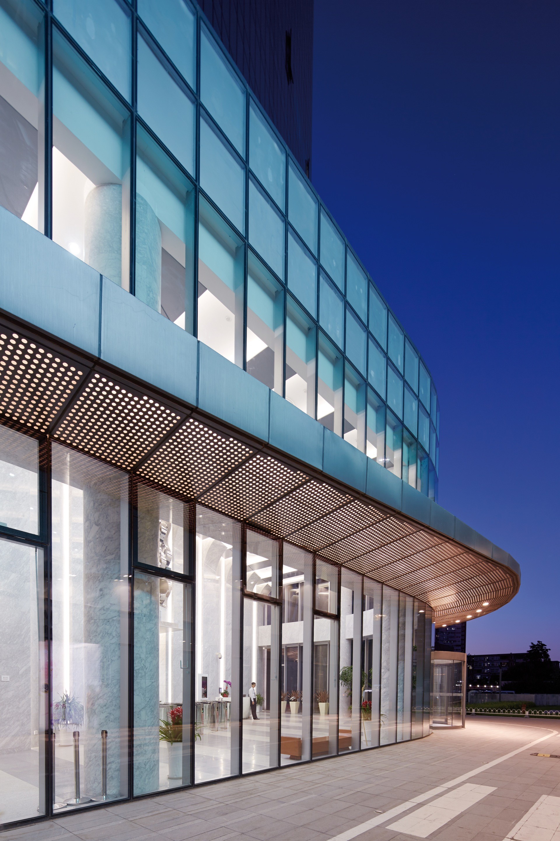 Gallery of Jing Mian Xin Cheng / CLOU architects - 16