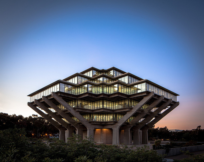 Gallery of AD Classics: Geisel Library / William L. Pereira ...
