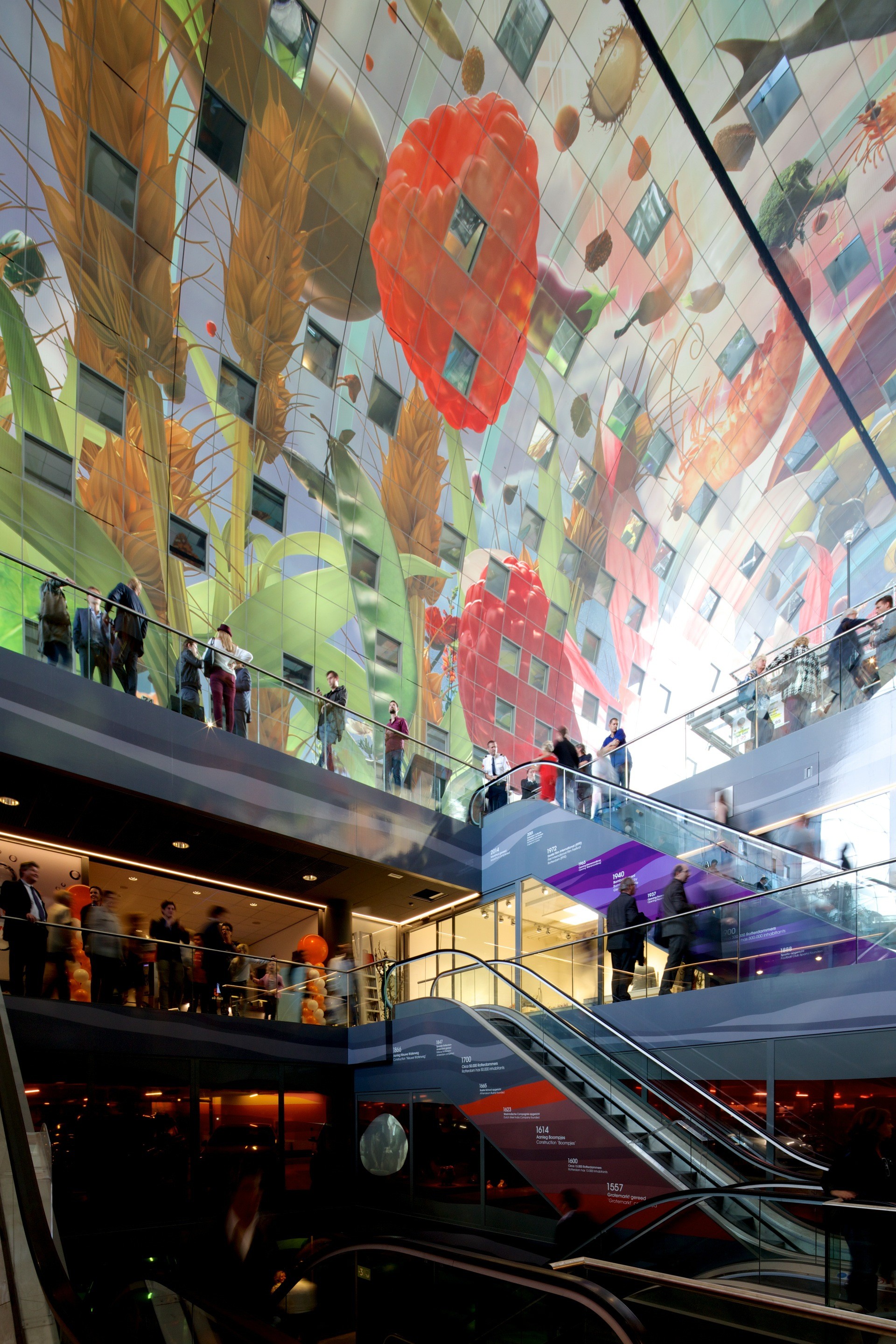 Galería de MVRDV completa la construcción del mercado techado más ...