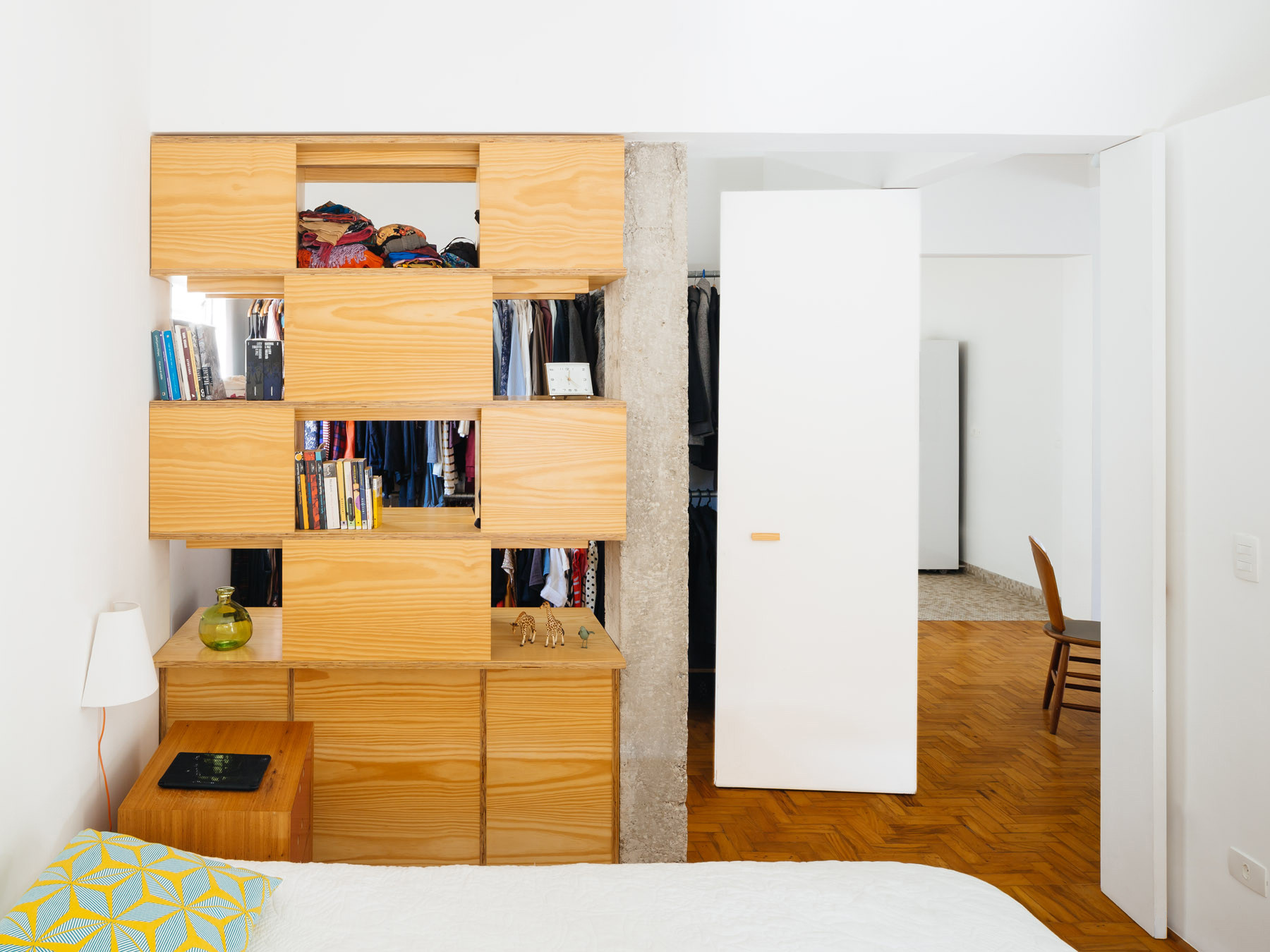 Gallery of Subtle Modernization of 1950´s Apartment in São Paulo / 23 ...
