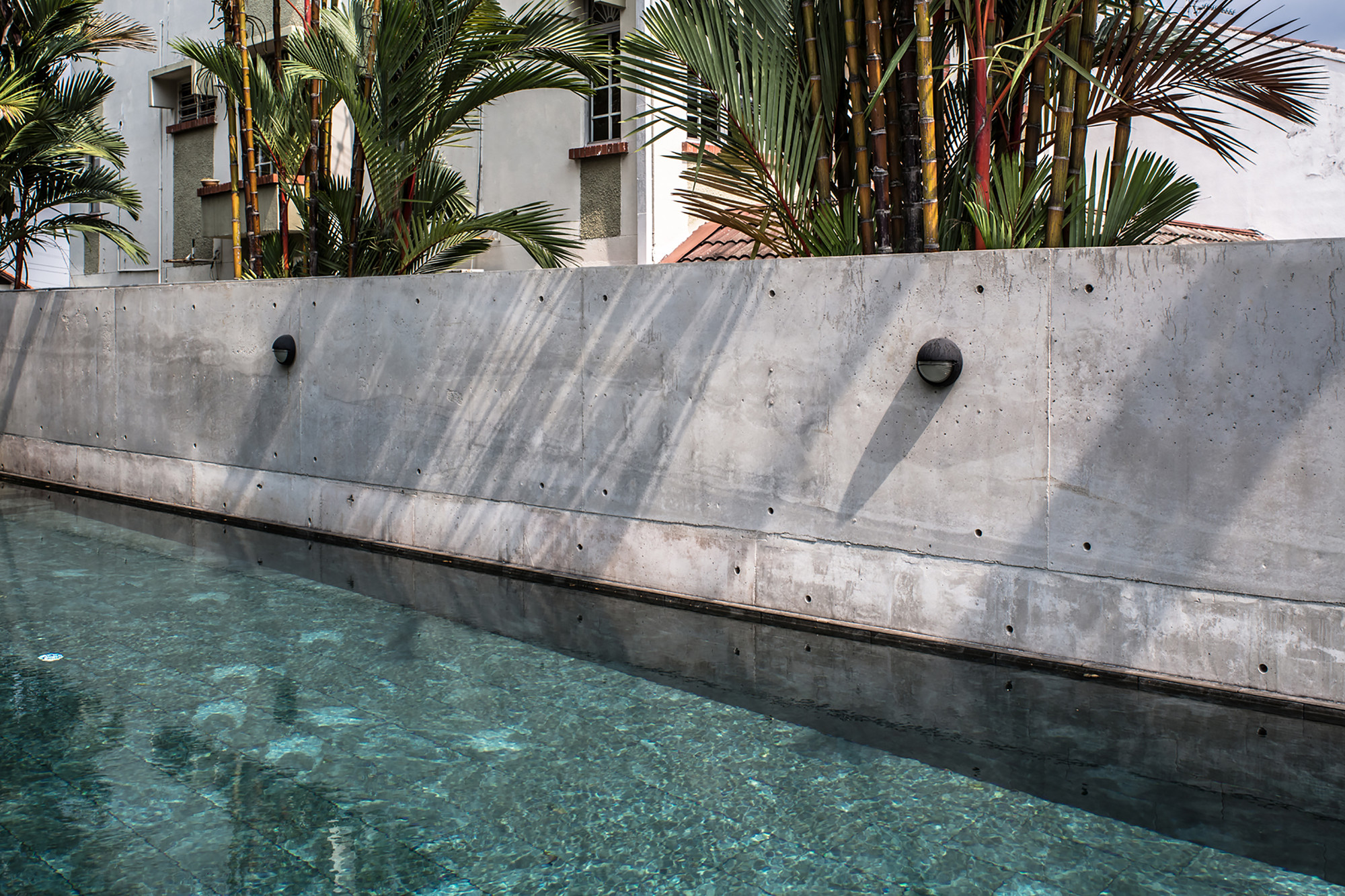 Galeria de Casa Vermani / Eleena Jamil Architect - 7