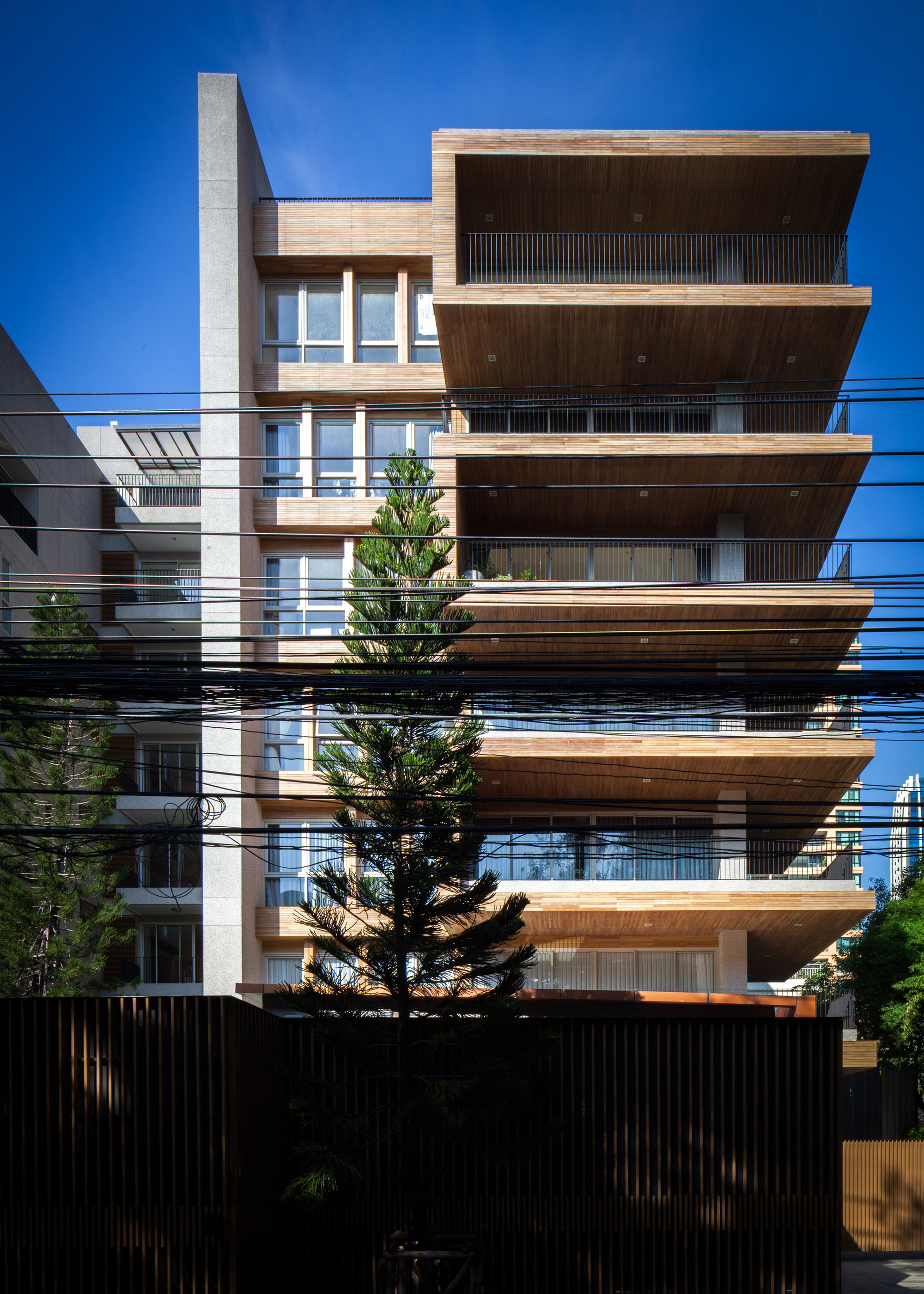 Gallery of The Pine Crest Residence / Vin Varavarn Architects - 11