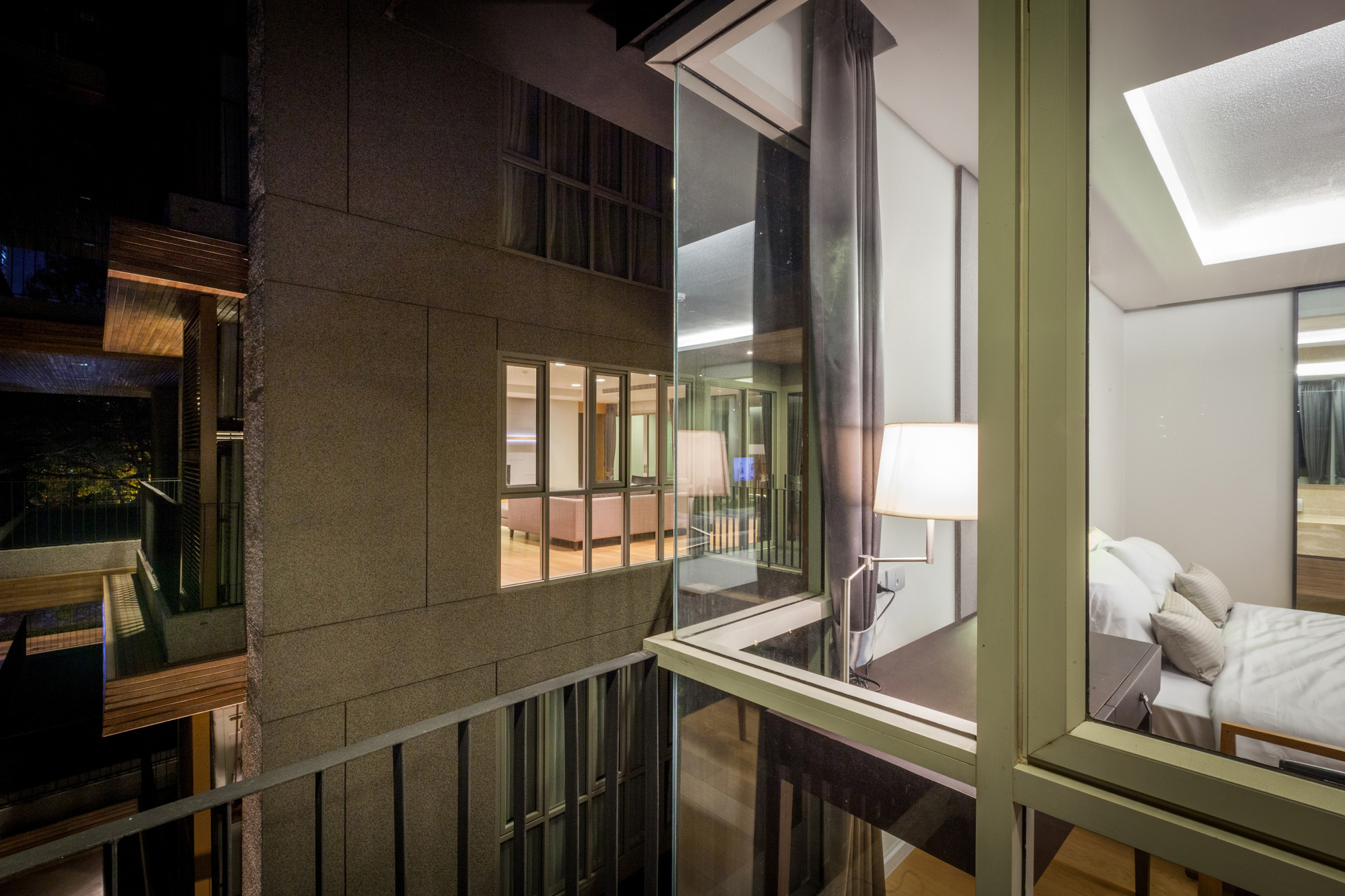 Gallery of The Pine Crest Residence / Vin Varavarn Architects - 14