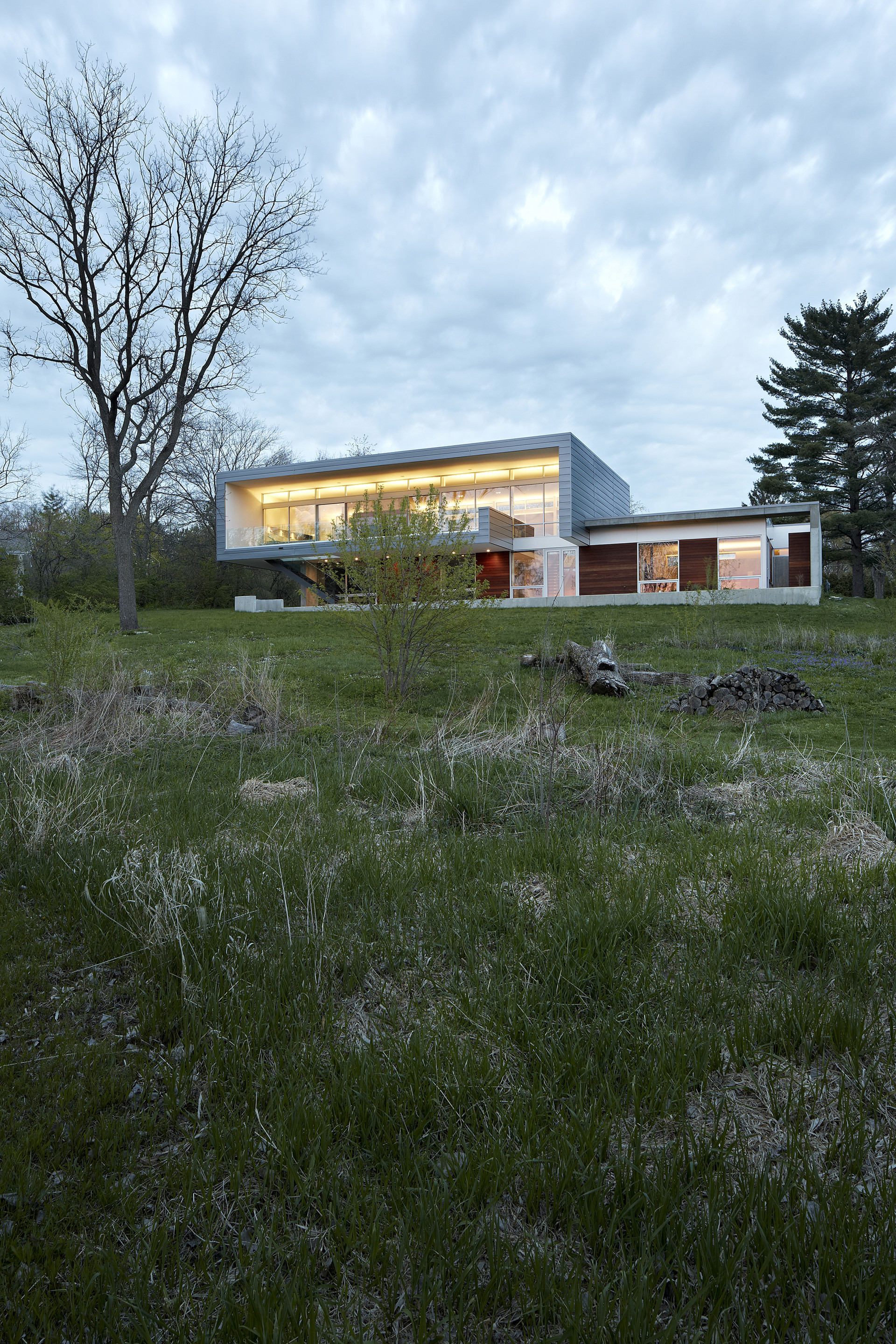 Galeria de Residência com vista para o rio / Studio Dwell Architects - 3