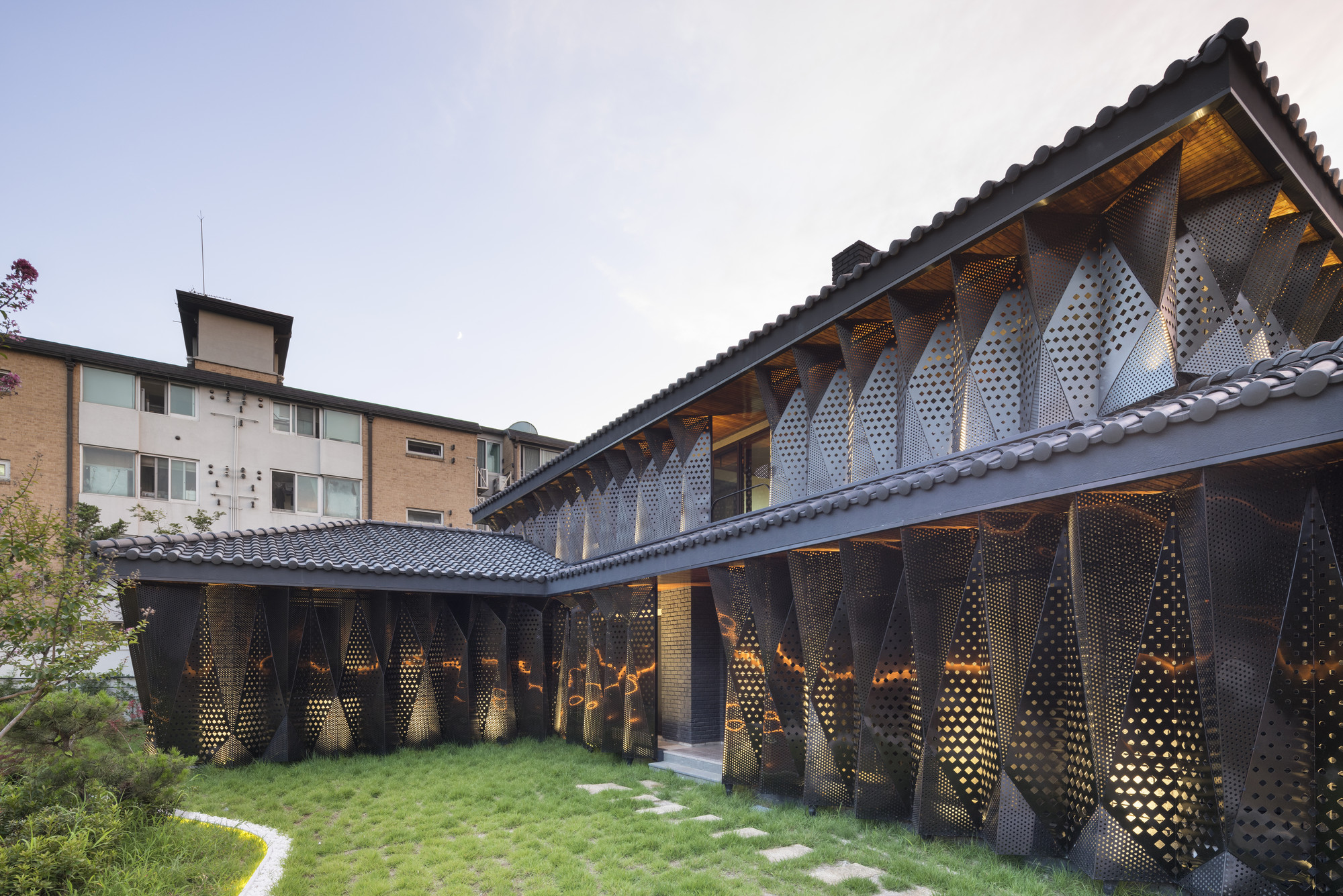 Gallery of Casa Geometrica / JOHO Architecture - 19