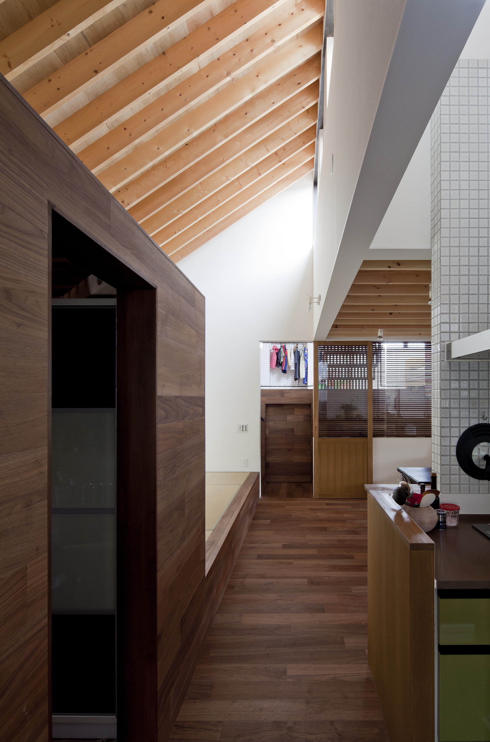 Gallery of Concave Roof House No.2 / Jun Yashiki & Associates - 8