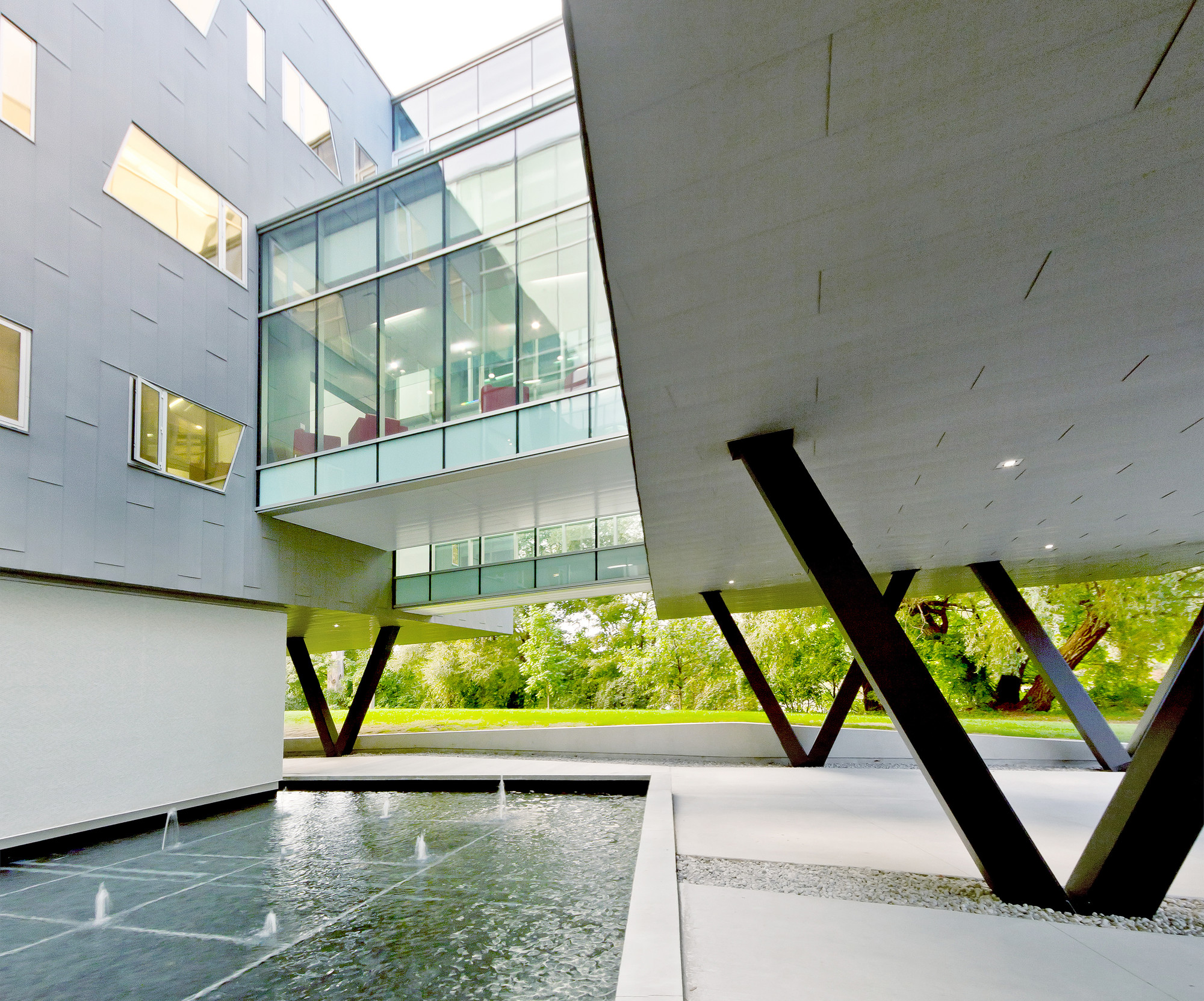 Gallery of Stephen Hawking Centre at the Perimeter Institute for ...