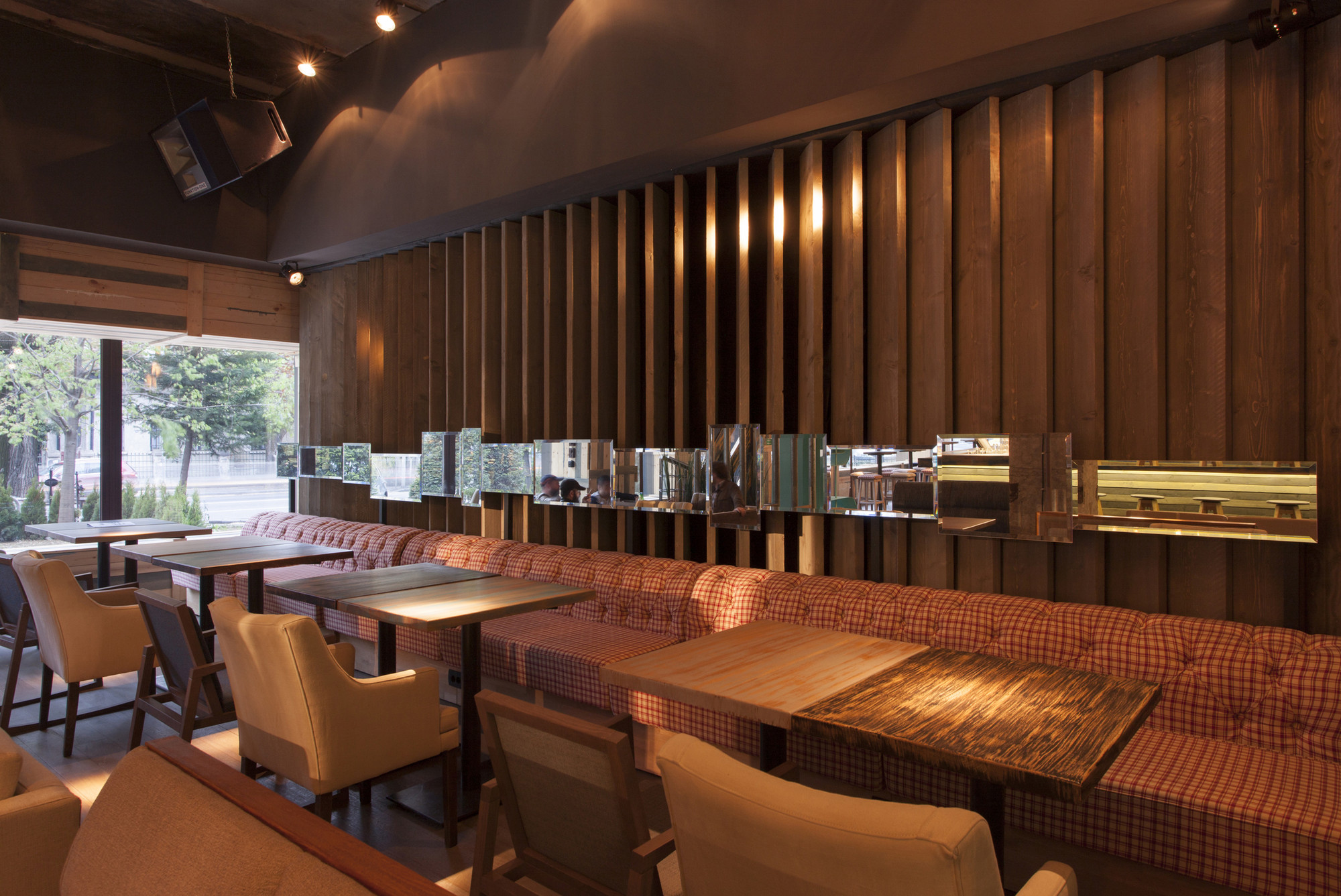 Gallery of Entourage 3 / Re-Act Now - 13