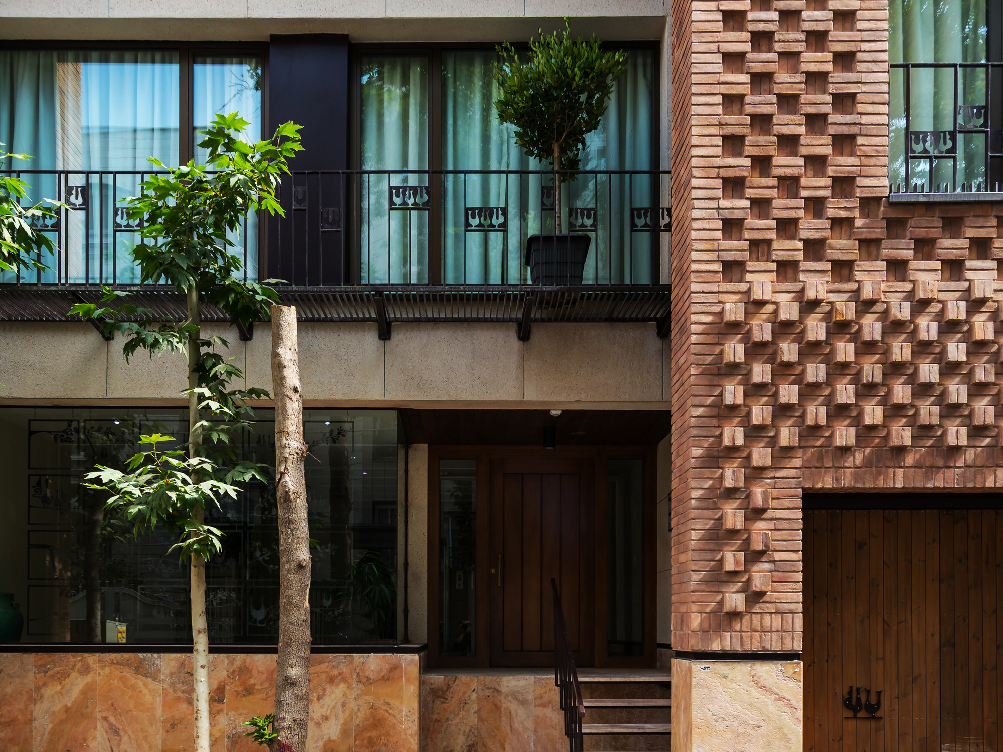 Gallery of Haghighi Residential Building / Boozhgan Architecture Studio ...