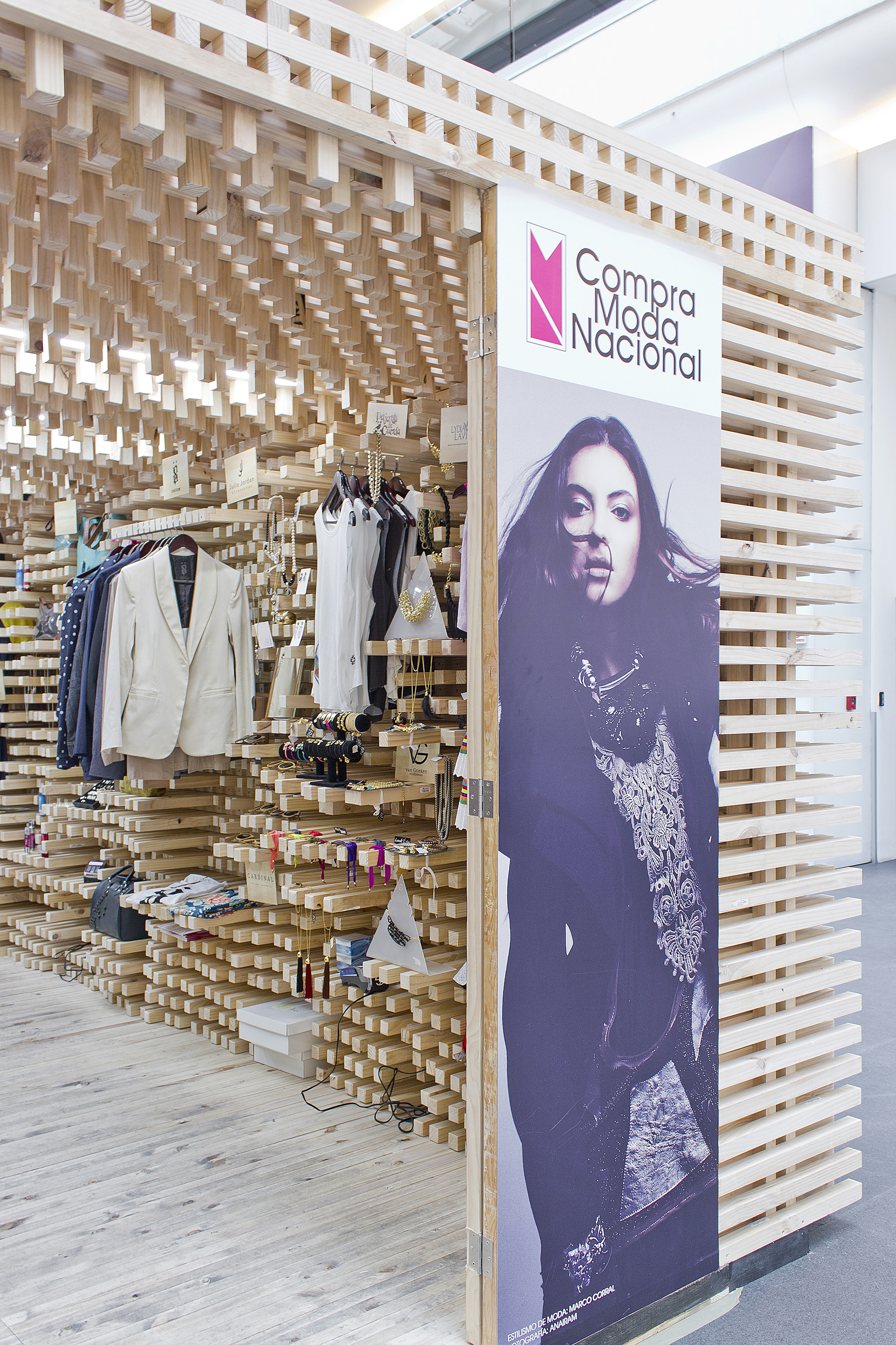 Galería de CMN Pop Up Store / at103 - 4