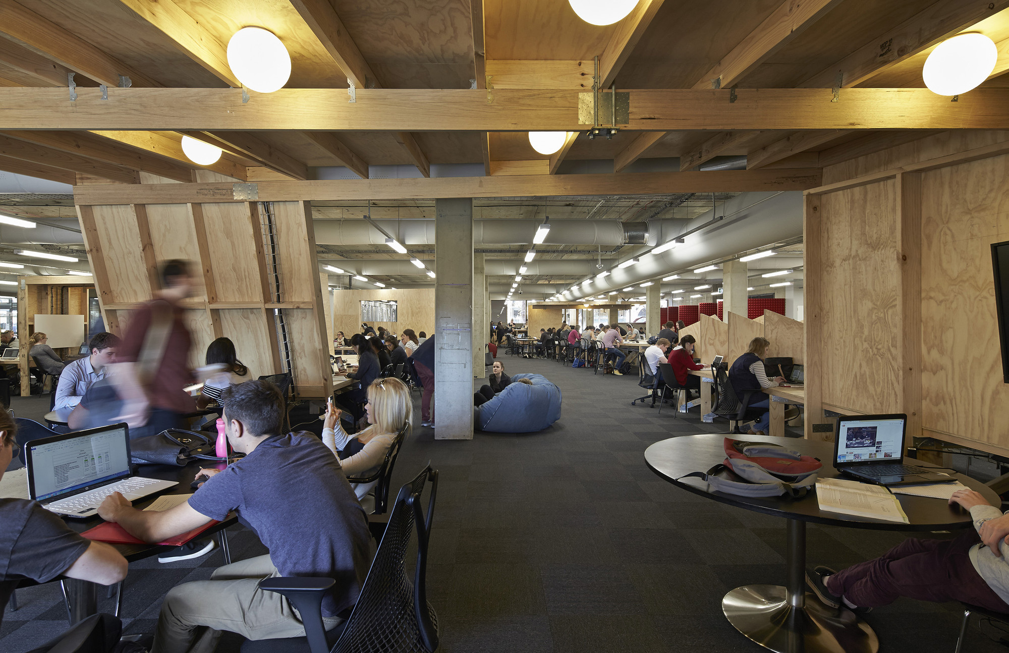 Gallery of Macquarie University Social Learning Space / Bennett and ...