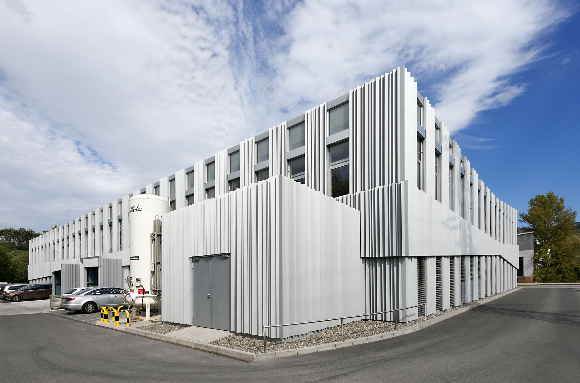 Gallery of Reconstruction Multifunctional Building in Jena / wurm ...