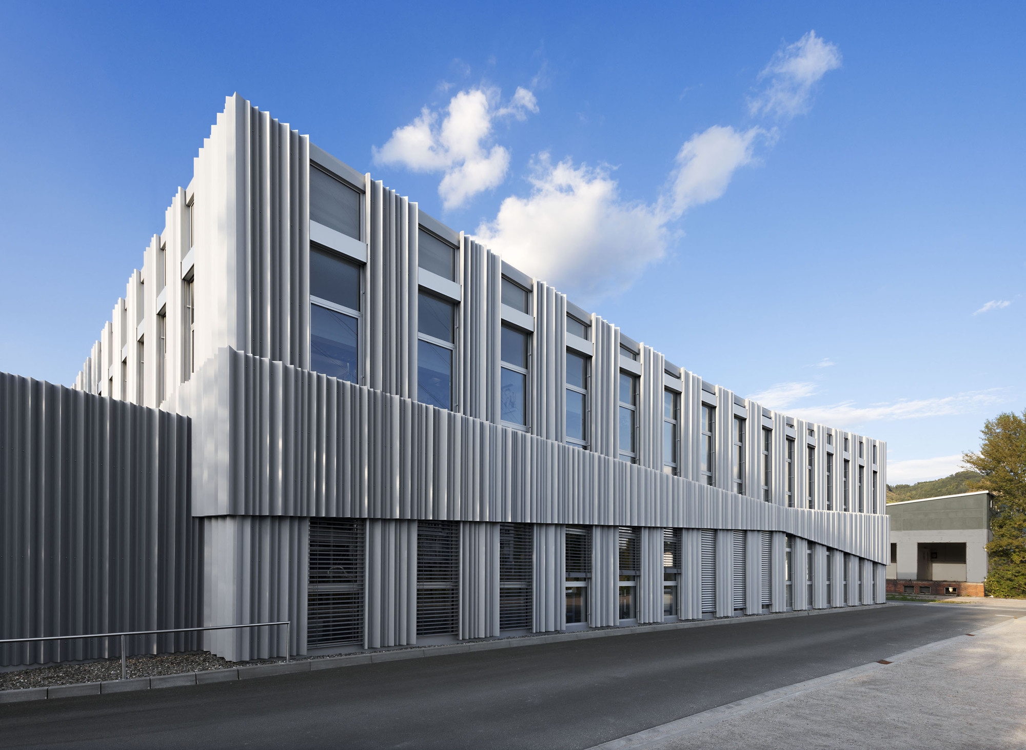 Gallery of Reconstruction Multifunctional Building in Jena / wurm ...