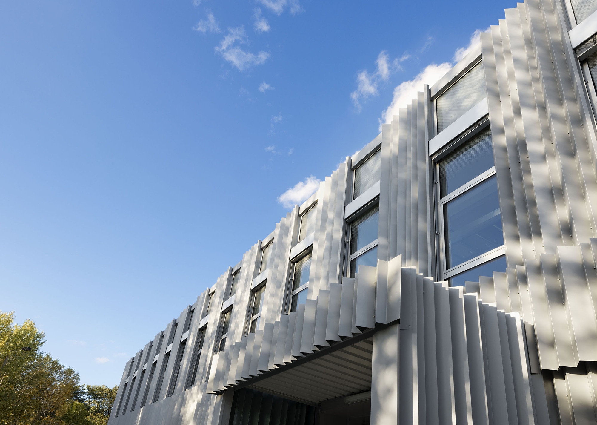 Gallery of Reconstruction Multifunctional Building in Jena / wurm ...