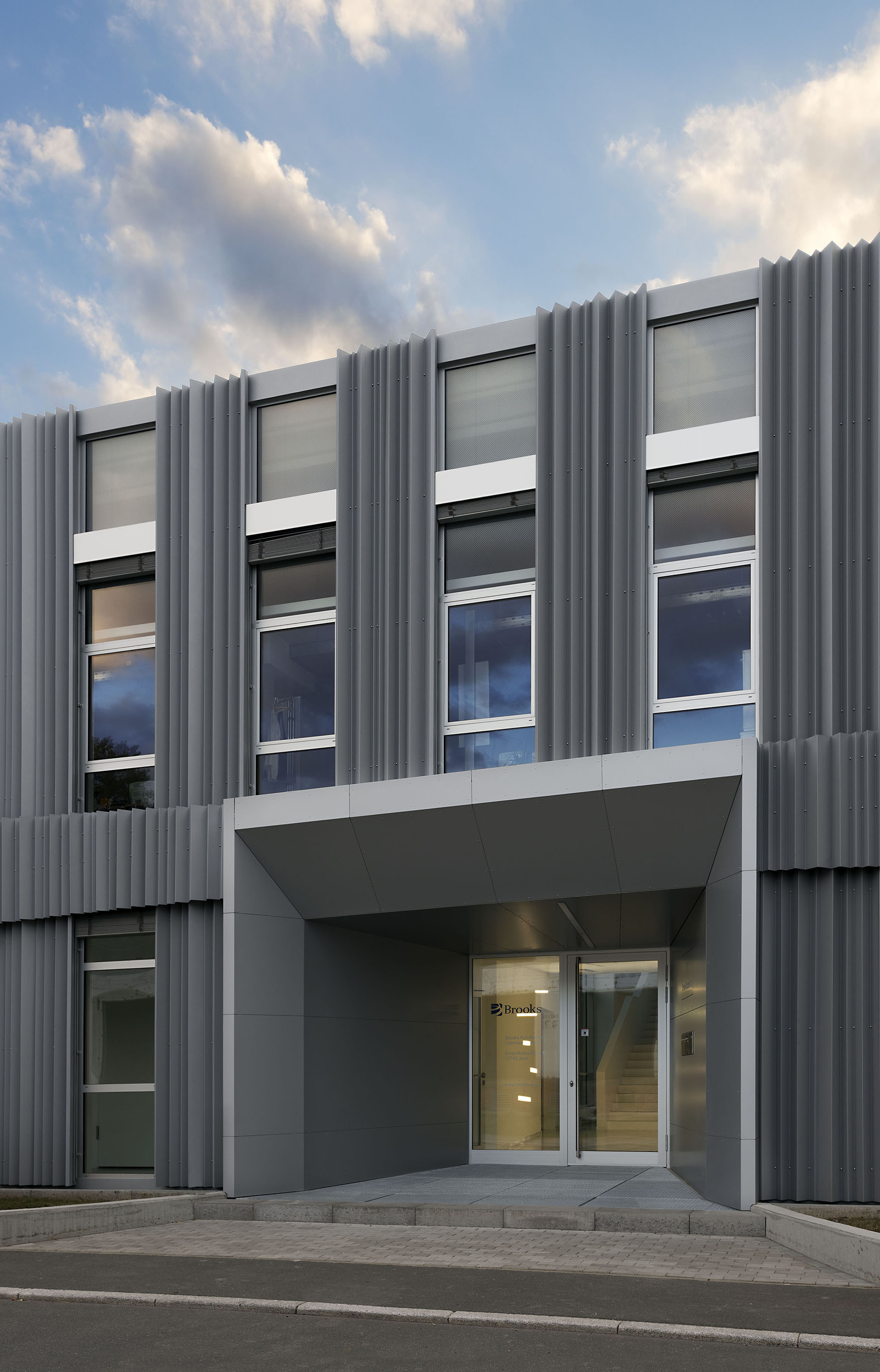 Gallery of Reconstruction Multifunctional Building in Jena / wurm ...