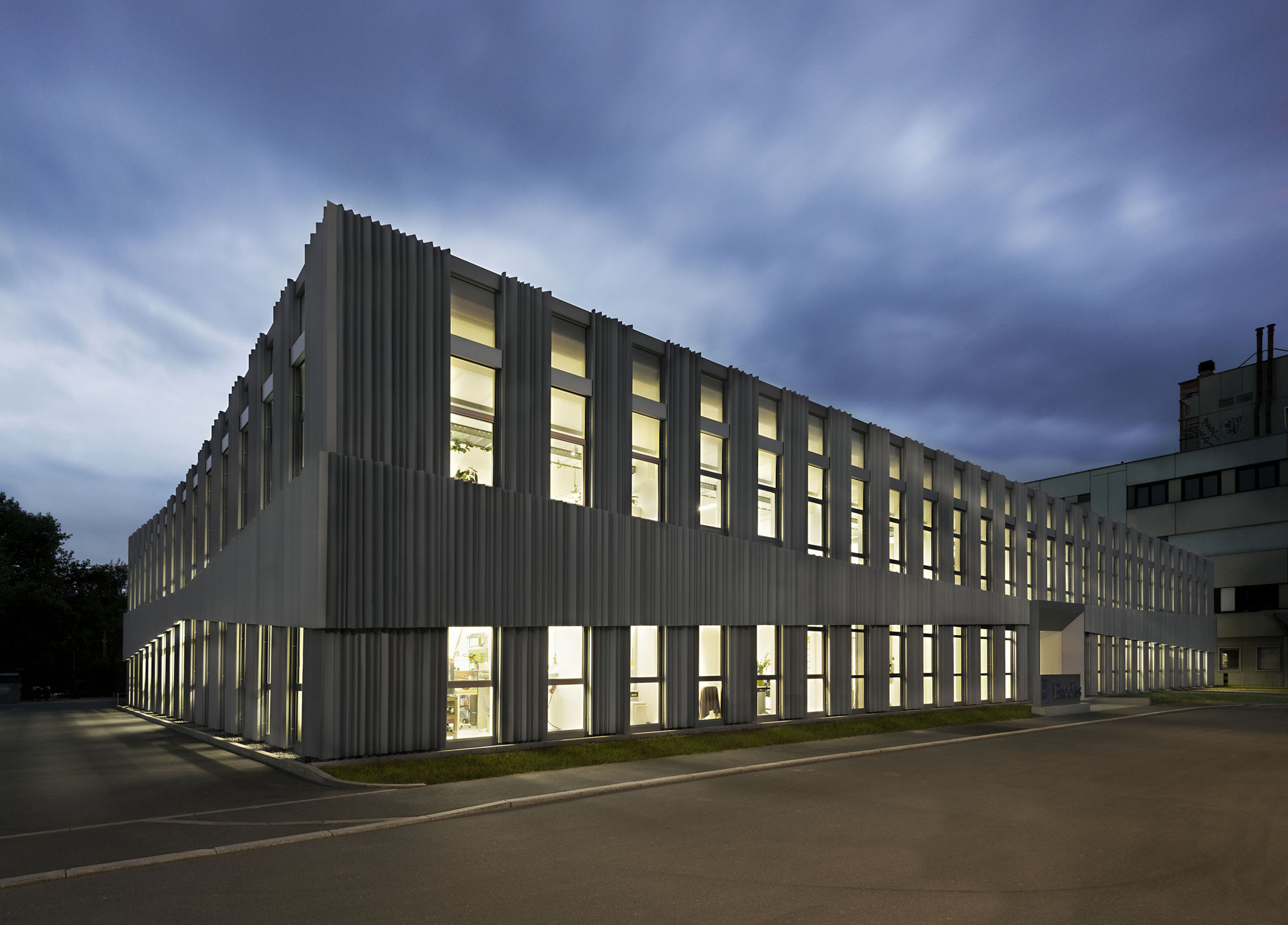 Gallery of Reconstruction Multifunctional Building in Jena / wurm ...