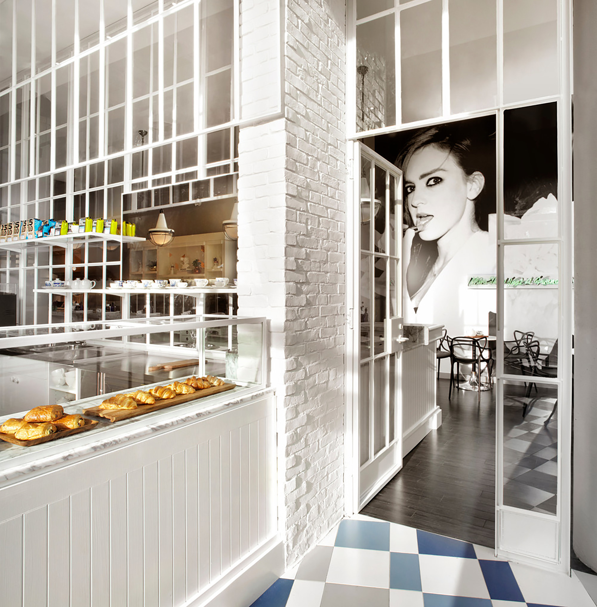 Gallery of Her Majesty’s Pleasure / +tongtong - 16