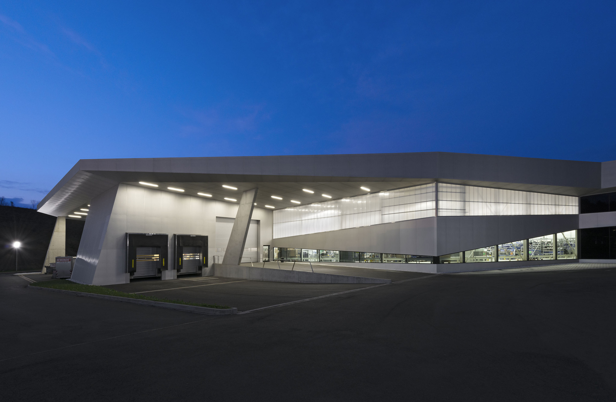 Gallery of New building Drehmo Wenden / wurm + wurm - 12