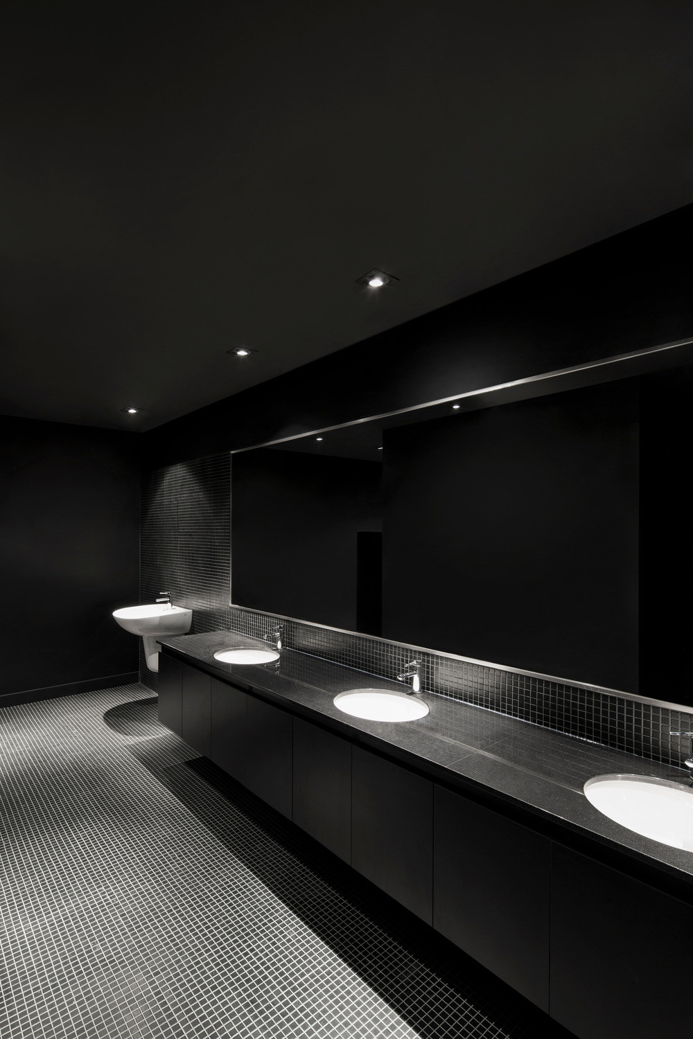 Gallery of SSENSE / Humà Design - 11