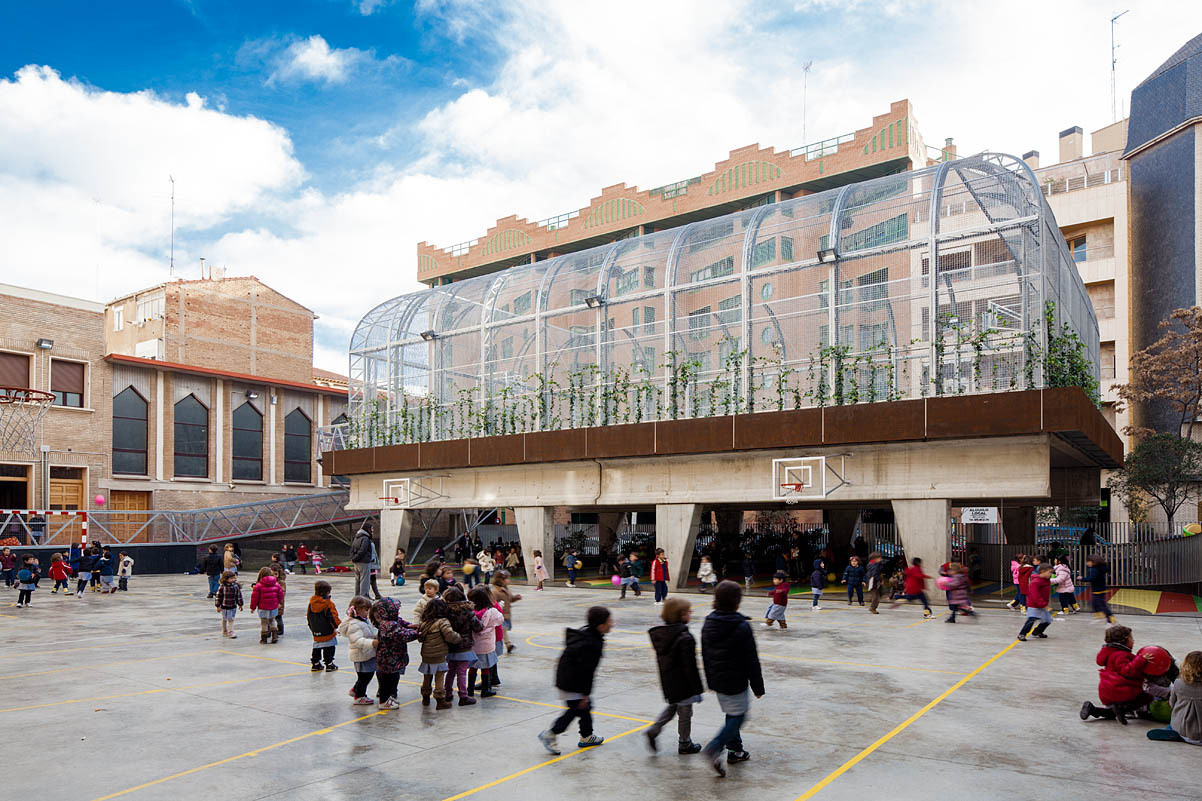 Patio Colegio LaSalle / J1 Arquitectos | ArchDaily en Español