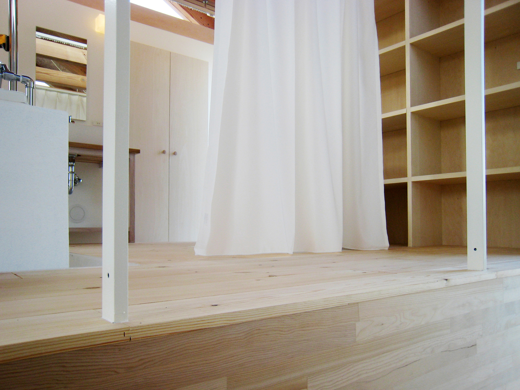 Gallery of White Hut and Tilia Japonica / Takahashi Maki and Associates ...