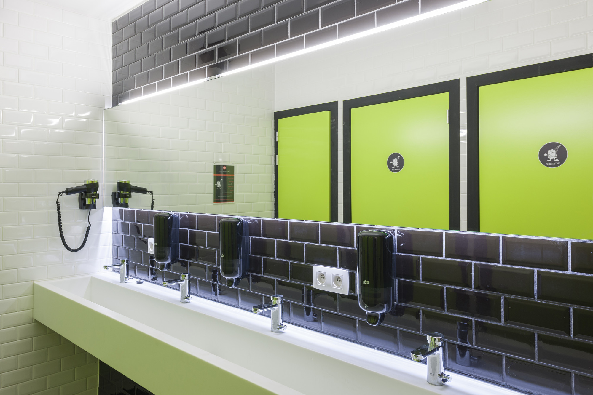 Gallery of Backstay Hostel Ghent / A154 + Nele Van Damme + Yannick ...