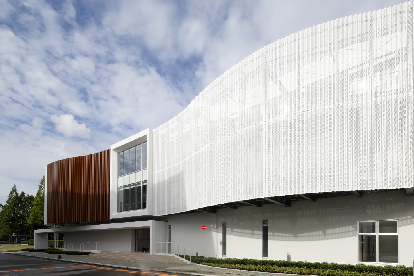 Gallery of 100 Office / Shimizu Corporation - 16