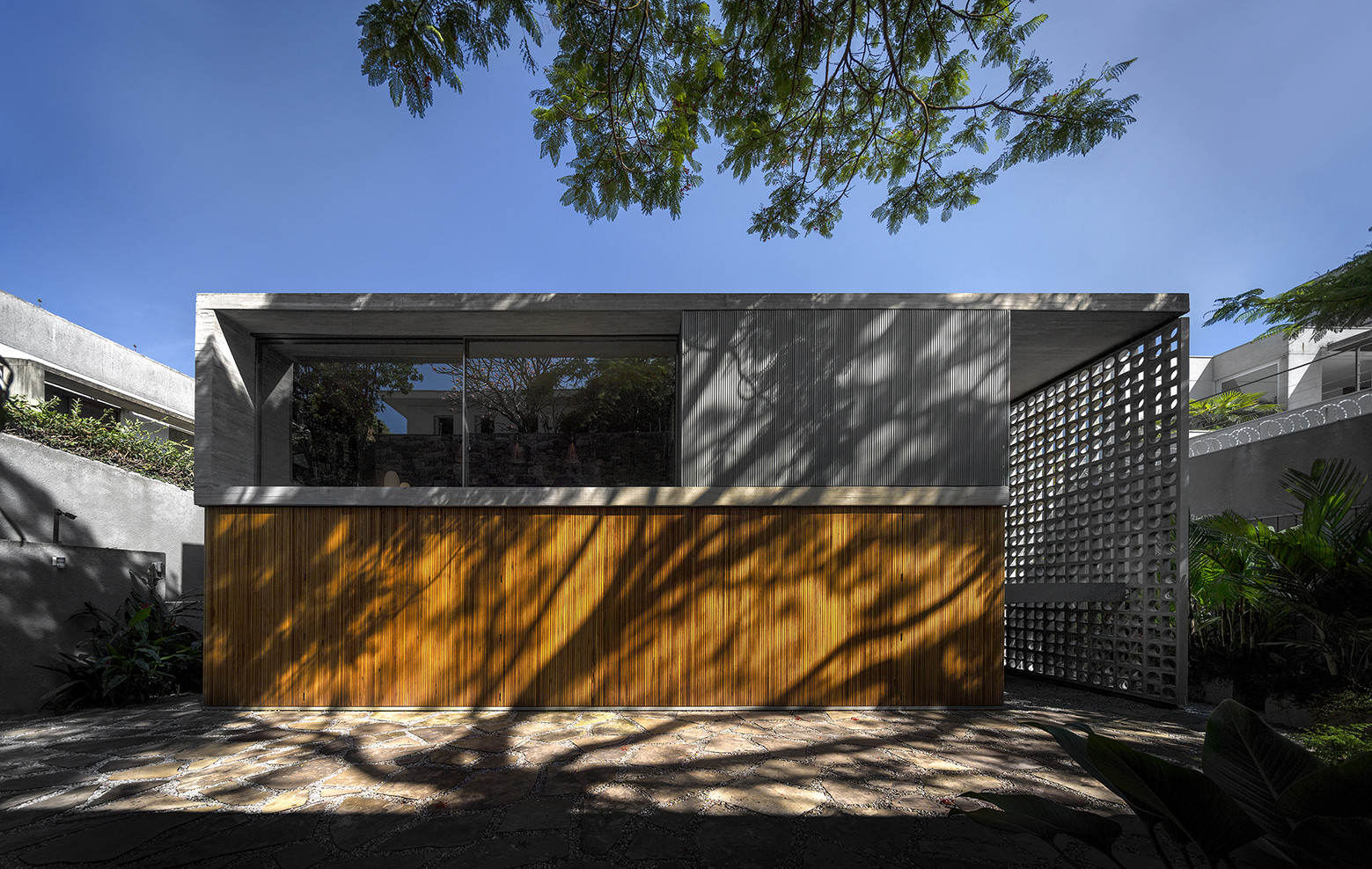 Gallery of B+B House / studio mk27 - 6