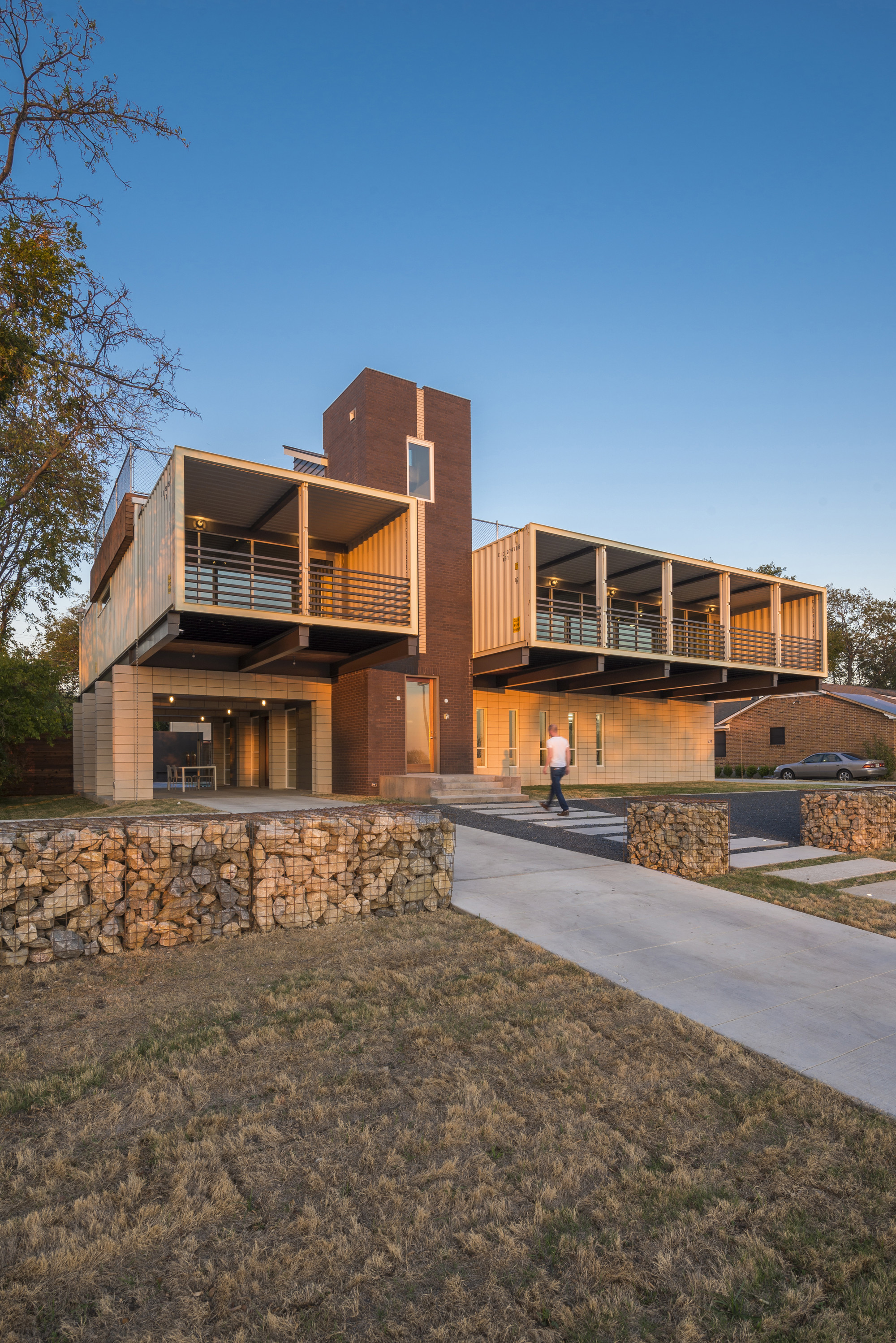Gallery of PV14 House / M Gooden Design - 28
