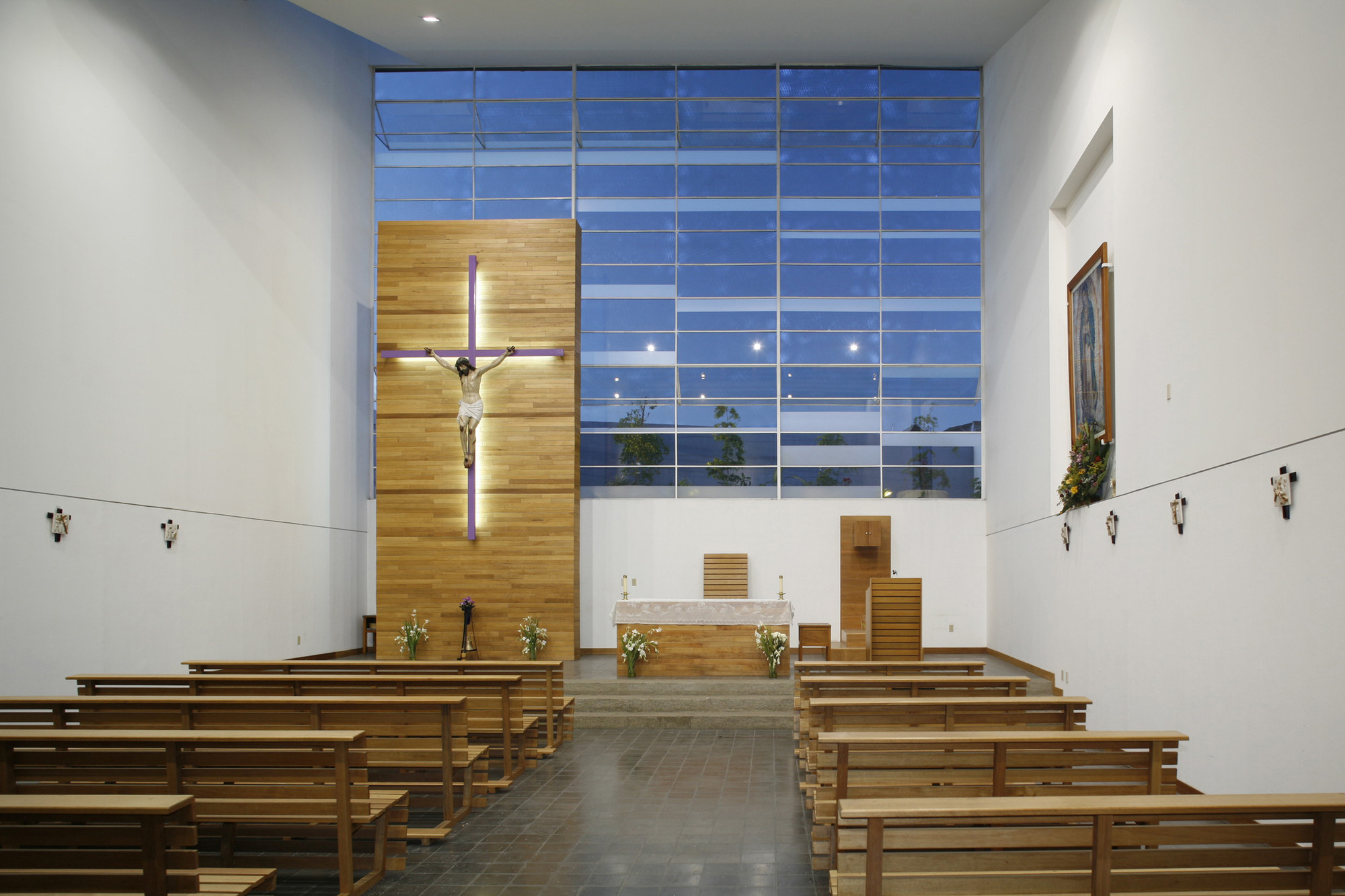 Capilla 22 de Abril / Echauri Morales Arquitectos | ArchDaily en Español