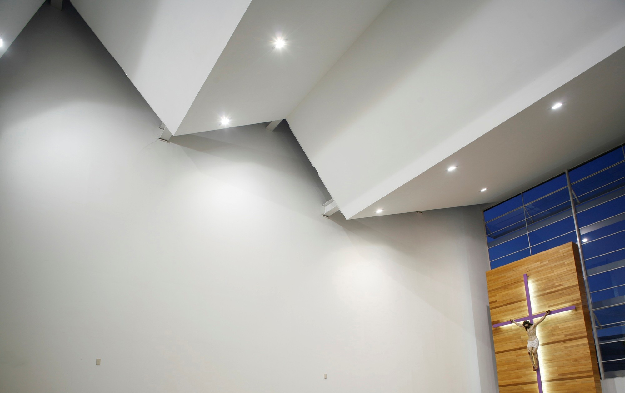 Galería de Capilla 22 de Abril / Echauri Morales Arquitectos - 3