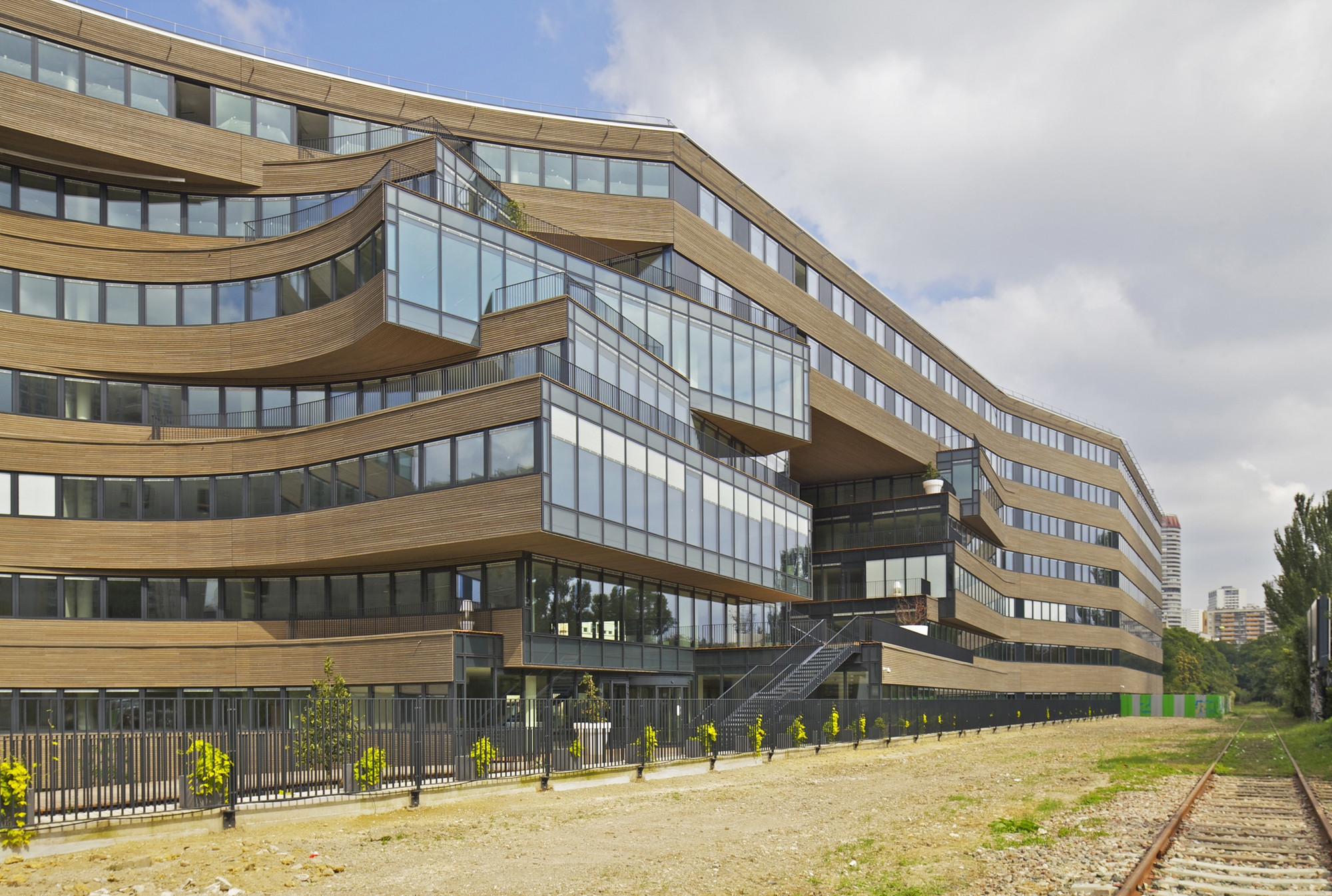 Gallery of Roundup: 5 Recent Buildings Inspired by Wood - 3