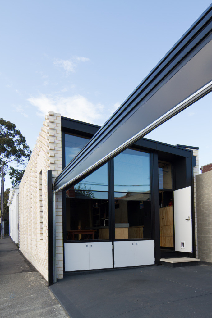 Gallery of Hello House / OOF! - 11