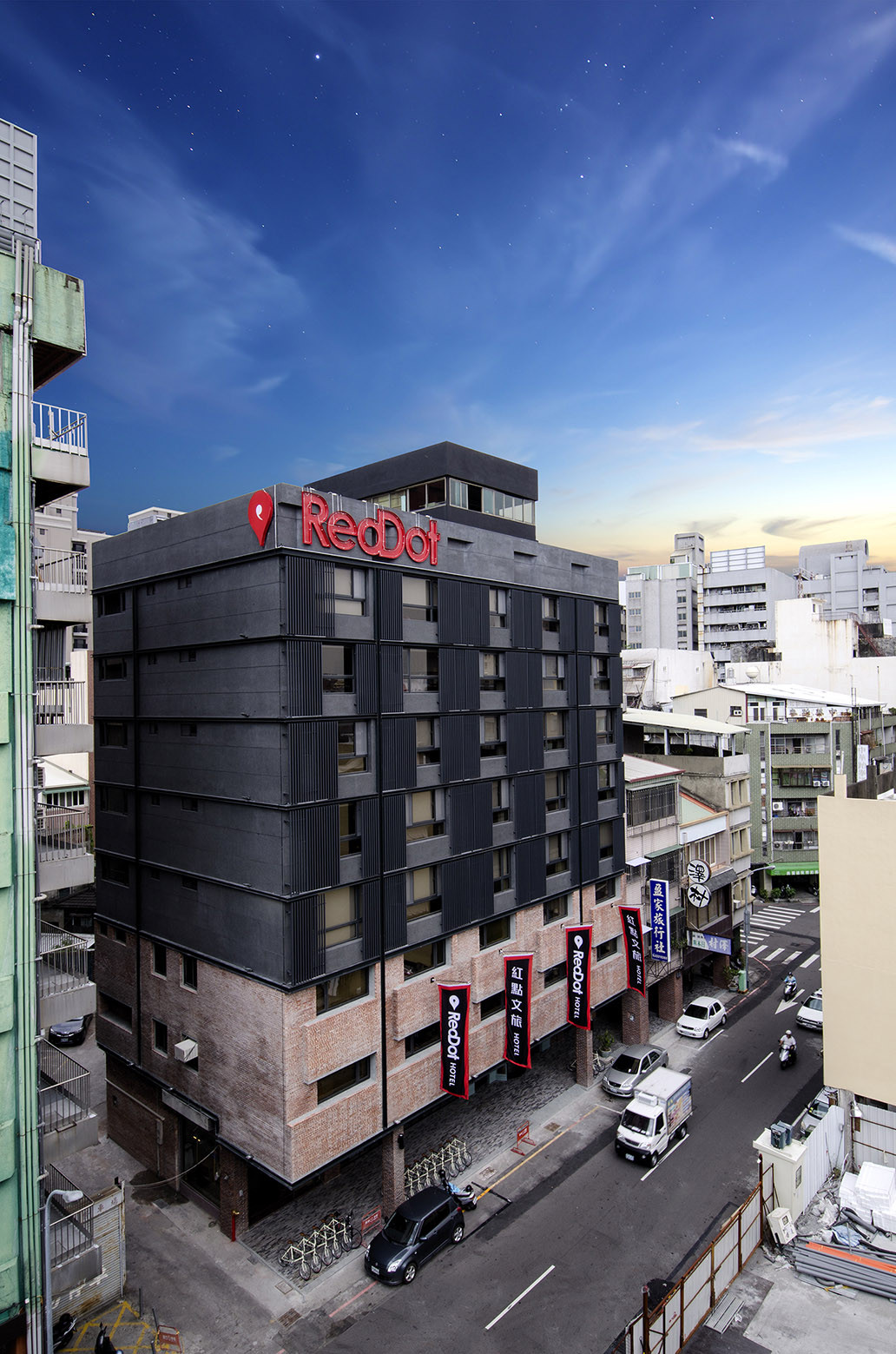 Gallery of Red Dot Hotel / Steven Wu+Wang Pe-Jen - 8