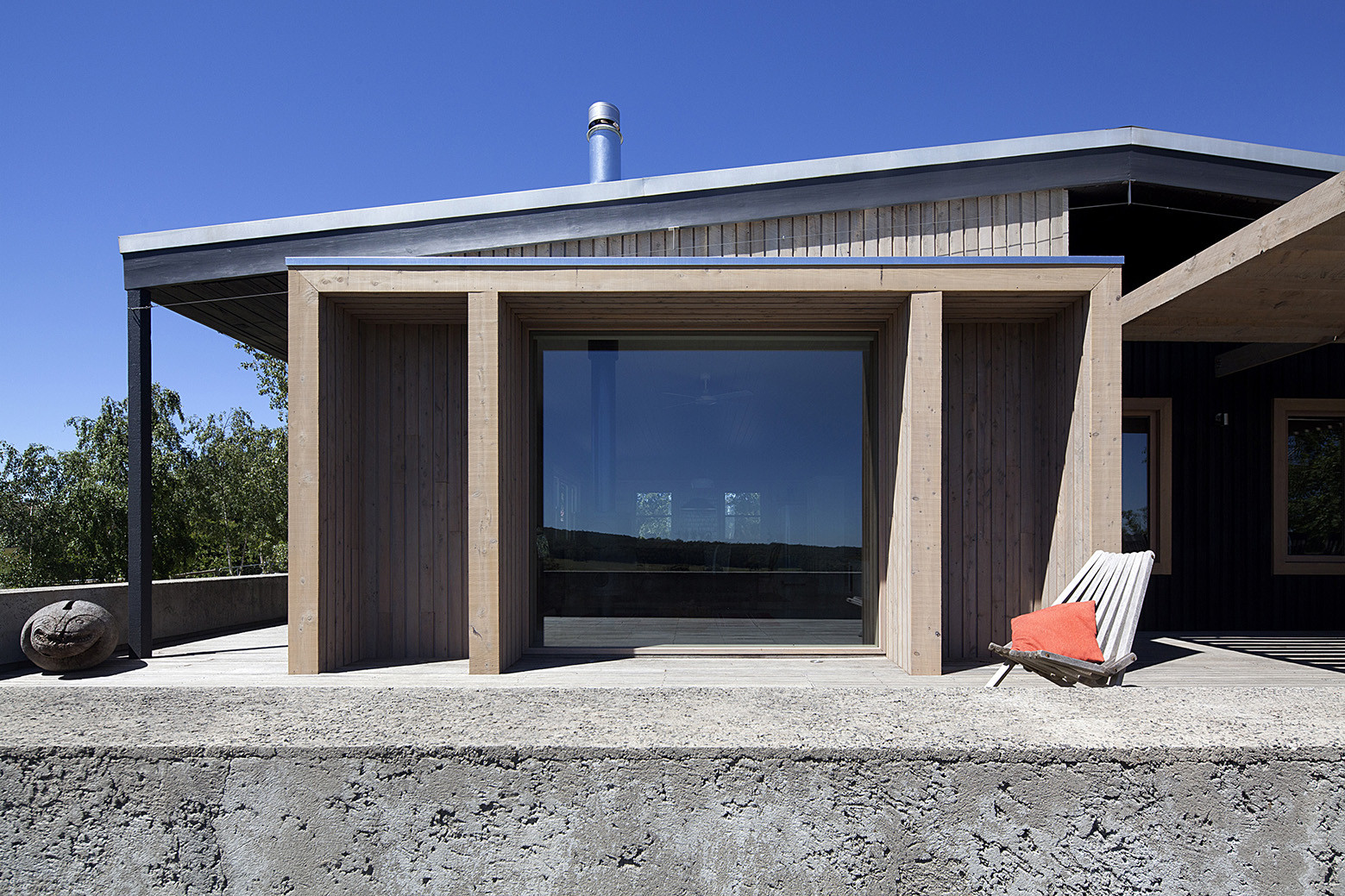 Gallery of The Plinth House / Luke Stanley Architects - 10