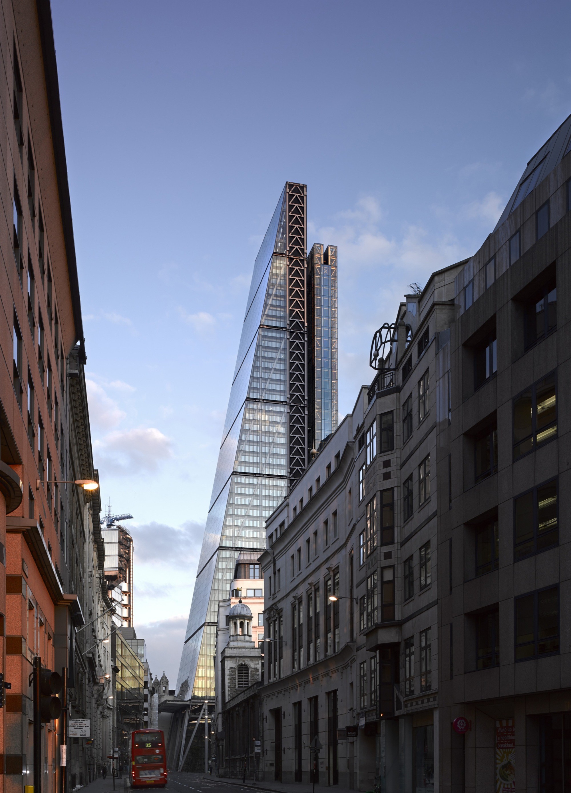Video: The Making of RSHP's Leadenhall Building | ArchDaily