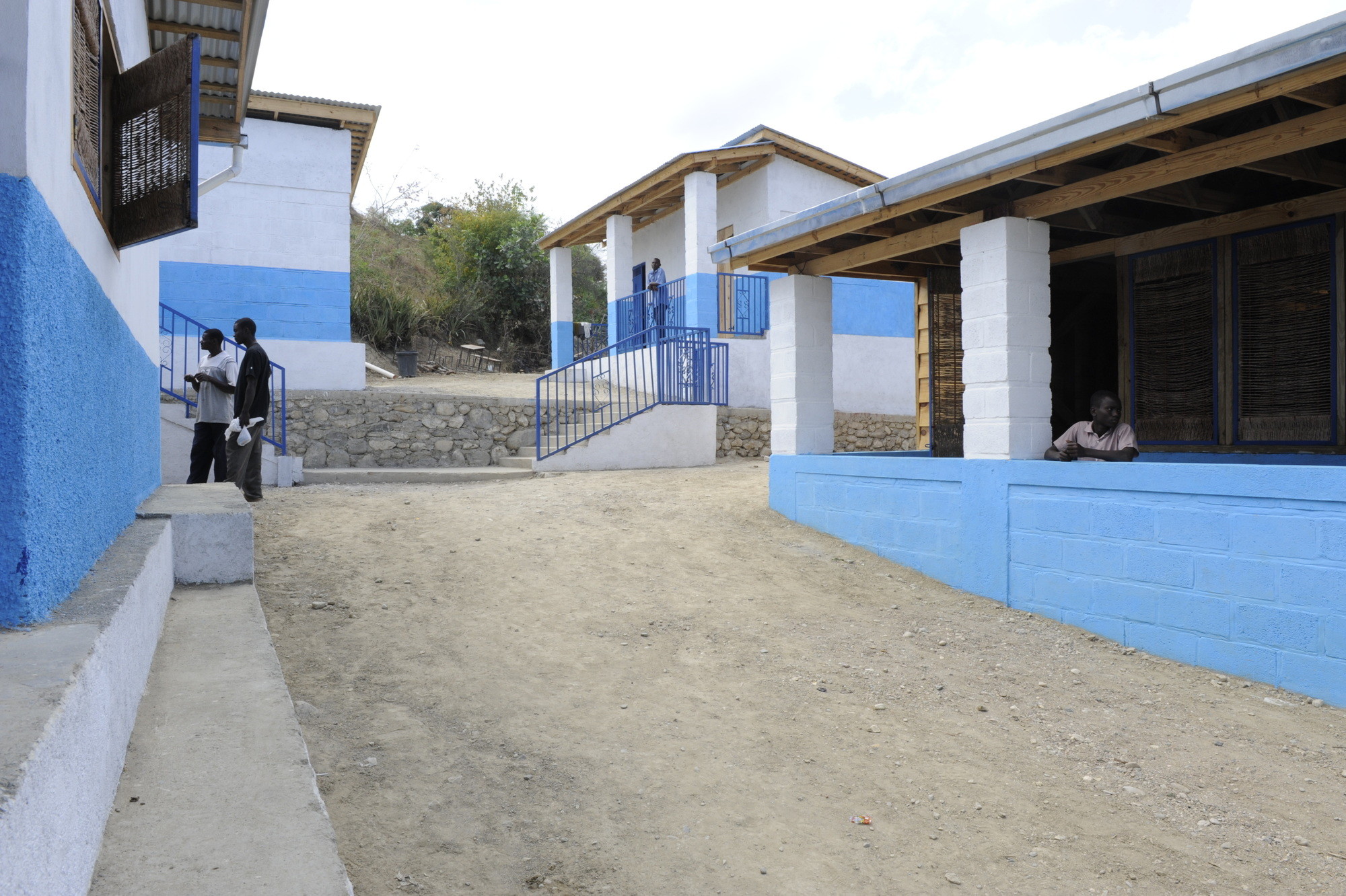 Gallery of Design Like You Give a Damn: The Legacy of Architecture for ...