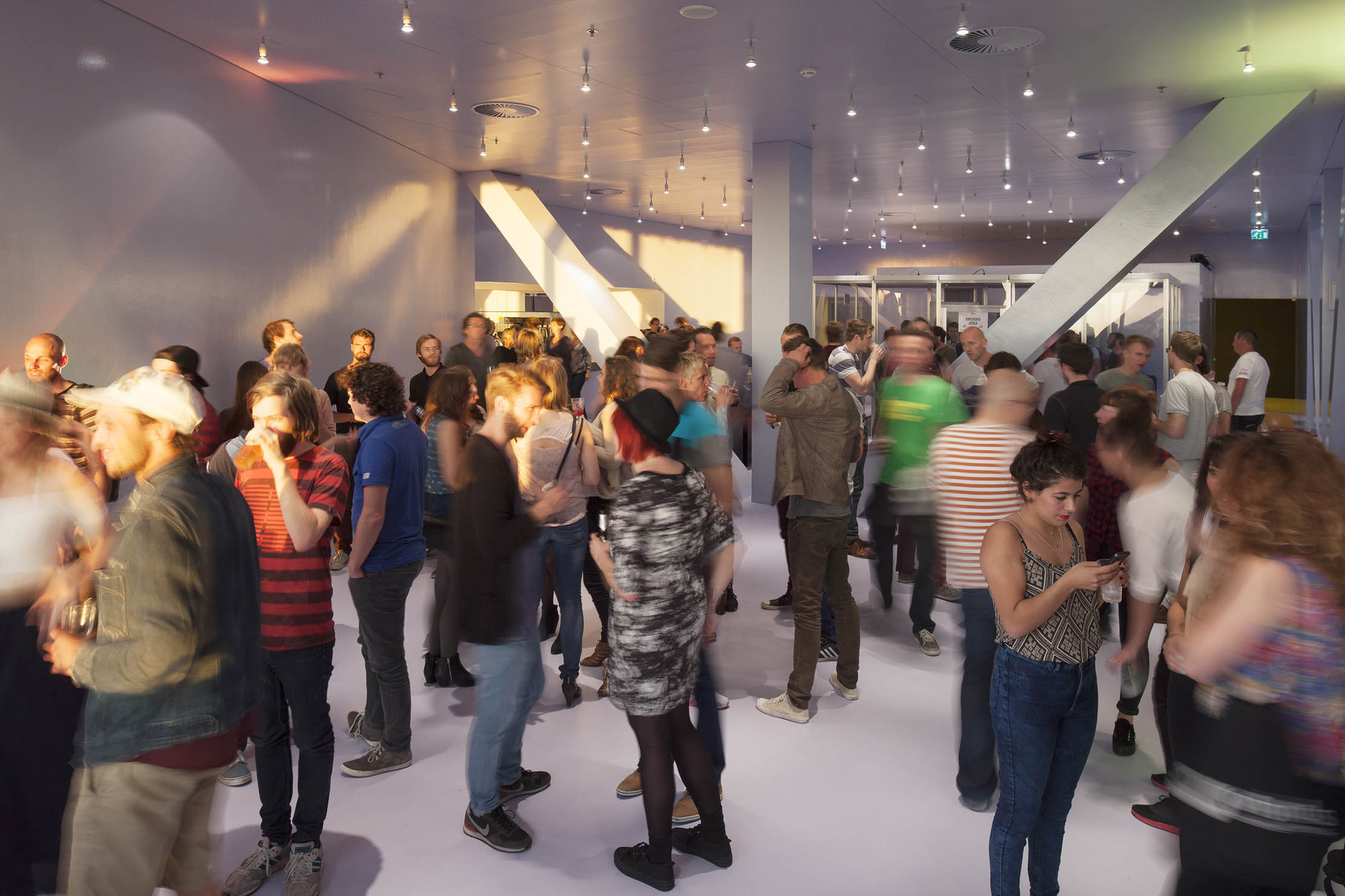 Gallery of Crossoverzaal / NL Architects - 34