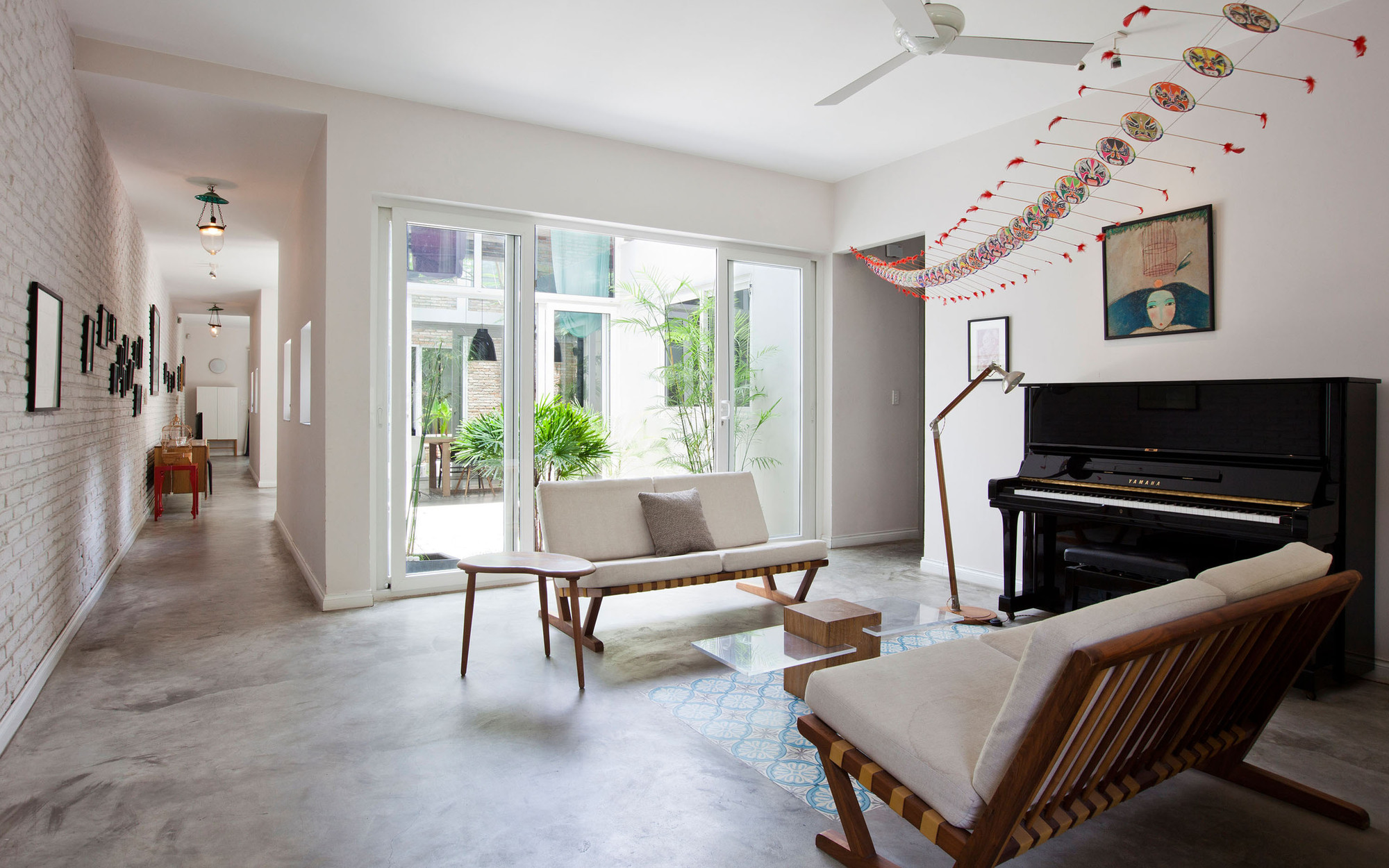 Gallery of Modern Tube House / MimANYstudio + REAL - 12