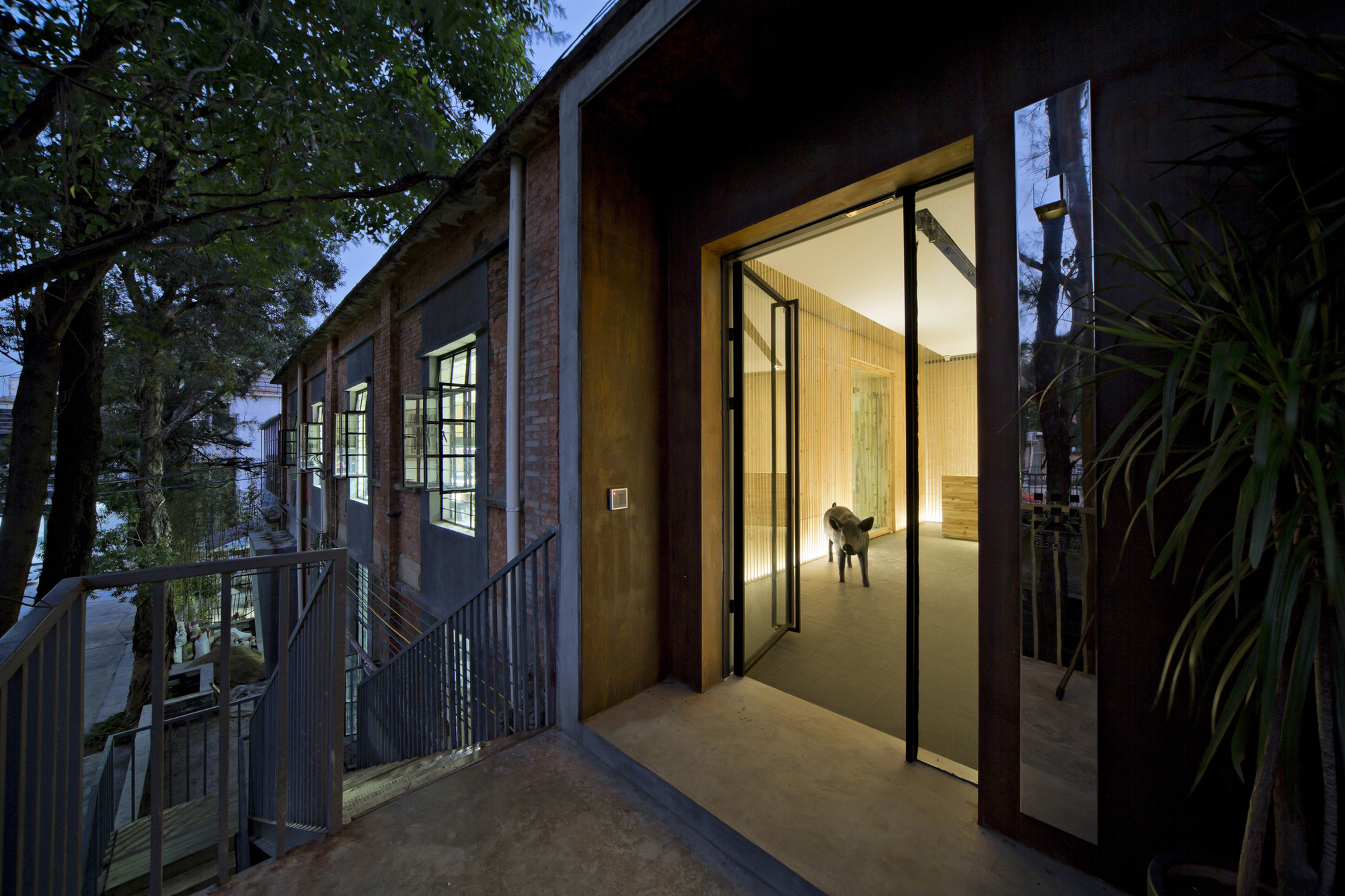 Gallery of C&C Design Creative Headquarters / C&C Design - 6