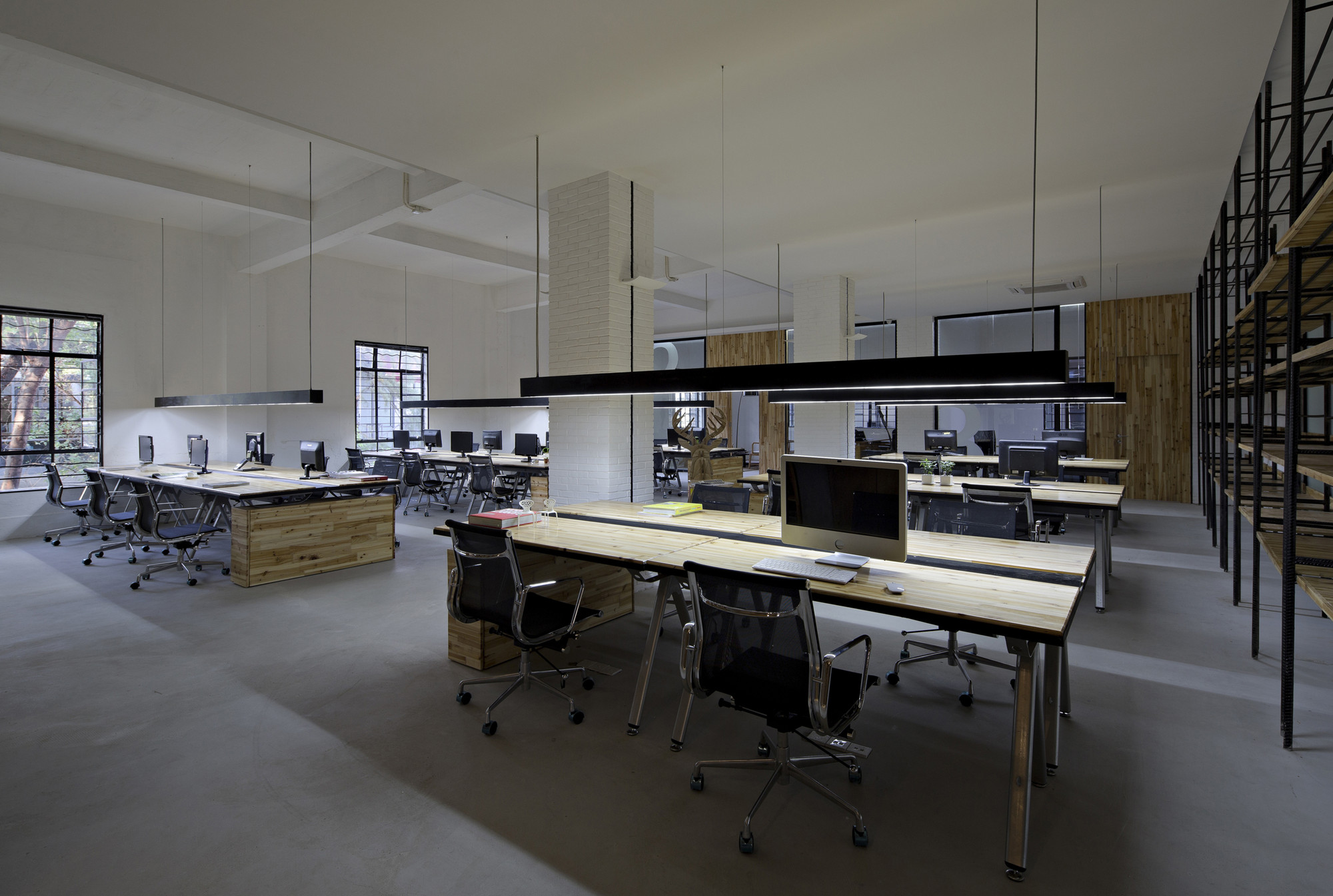 Gallery of C&C Design Creative Headquarters / C&C Design - 14