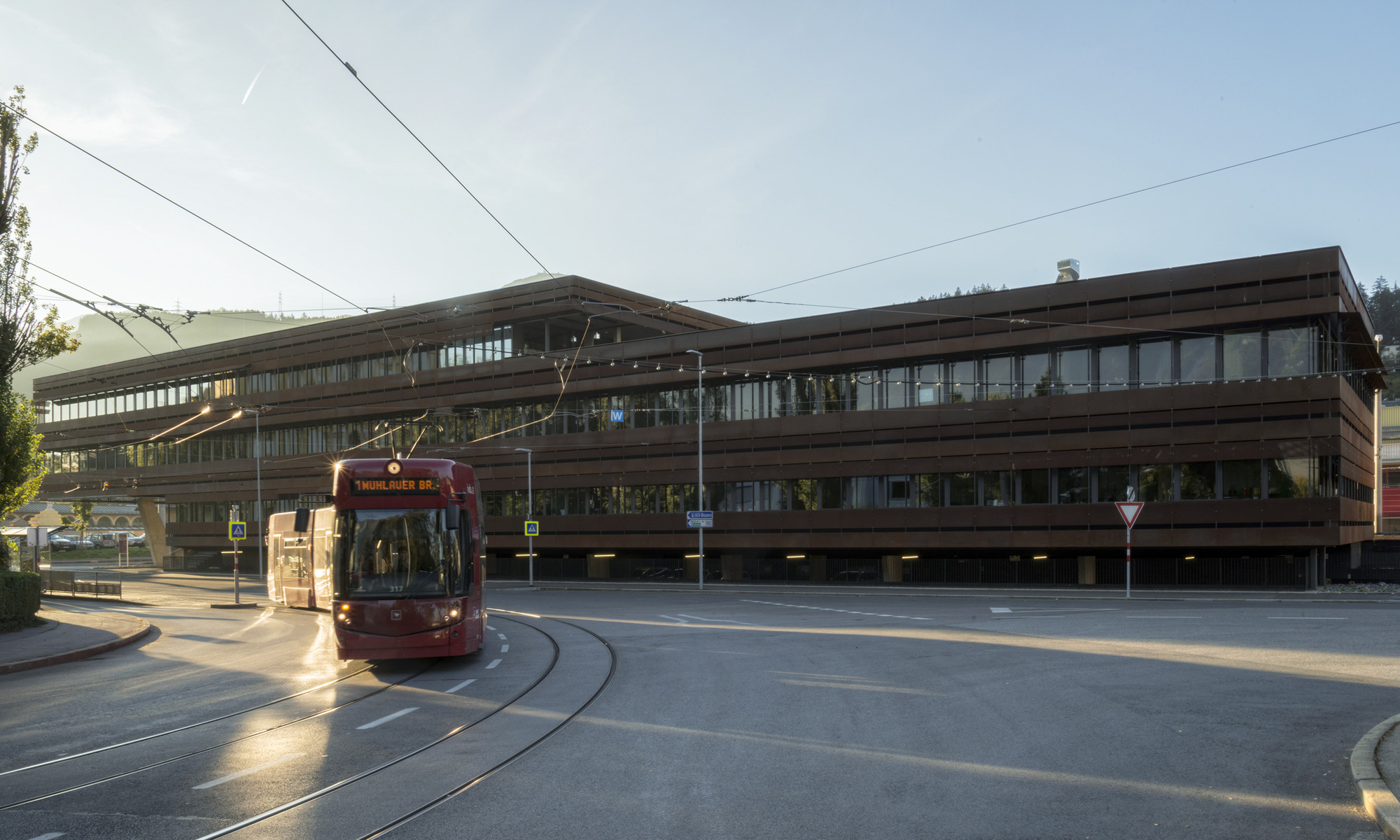 Gallery of IVB Operational Service Building Innsbruck ...