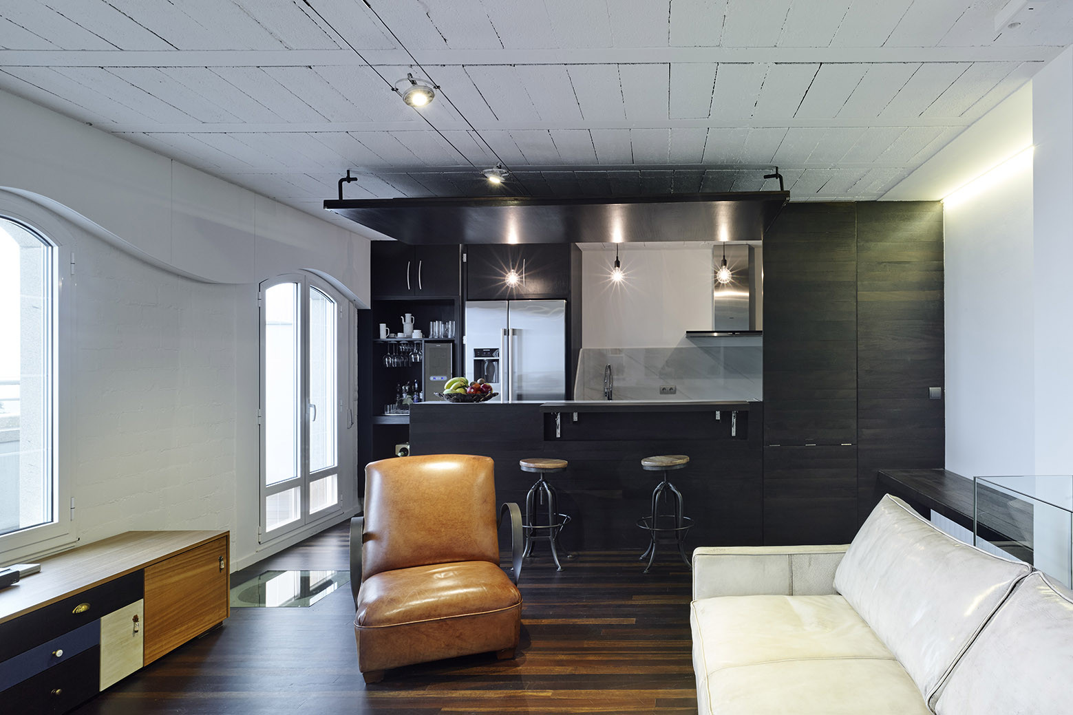 Gallery of Two Level Apartment Renovation / Ameneiros Rey | HH ...