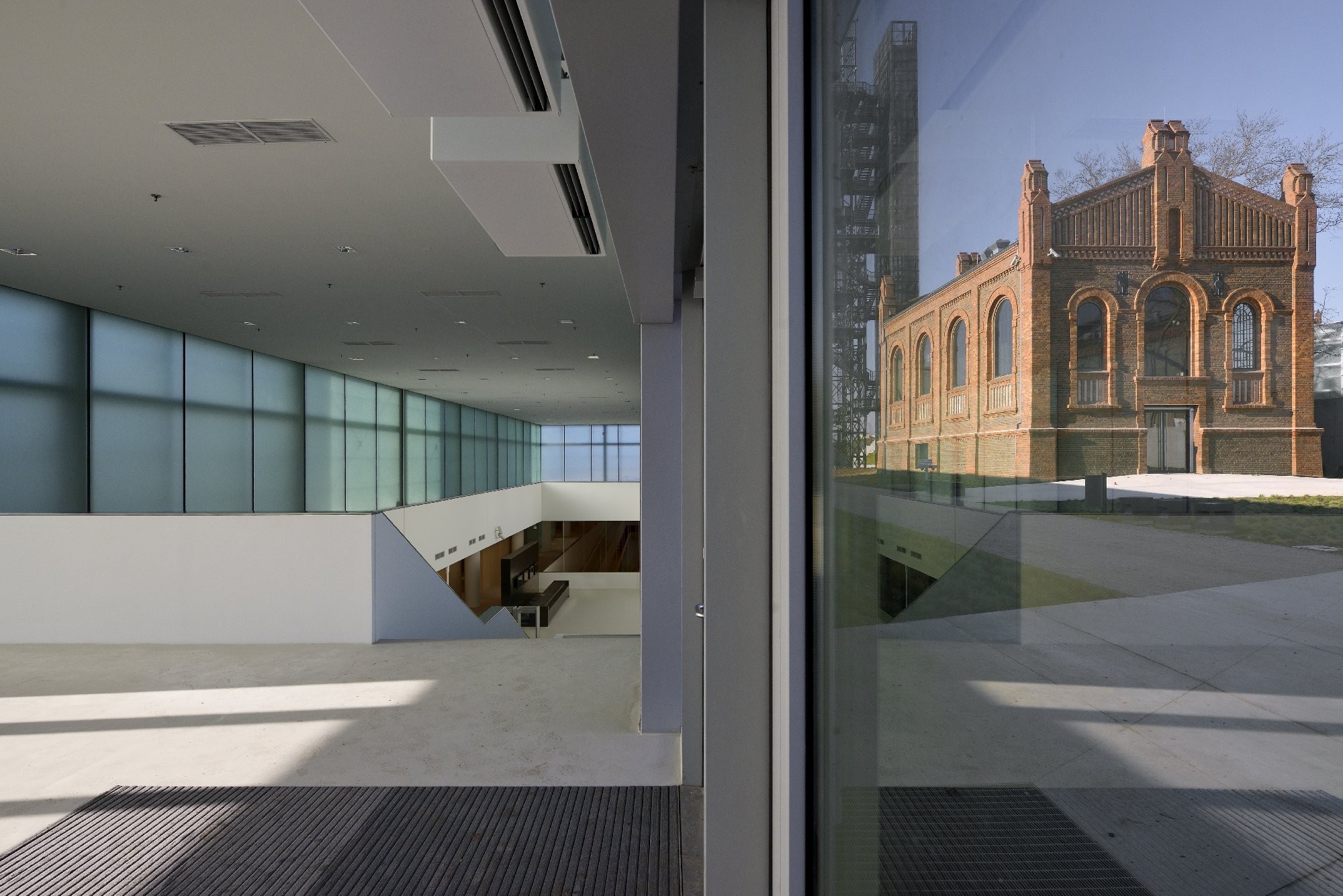 Gallery of Silesian Museum Katowice / Riegler Riewe Architekten - 14