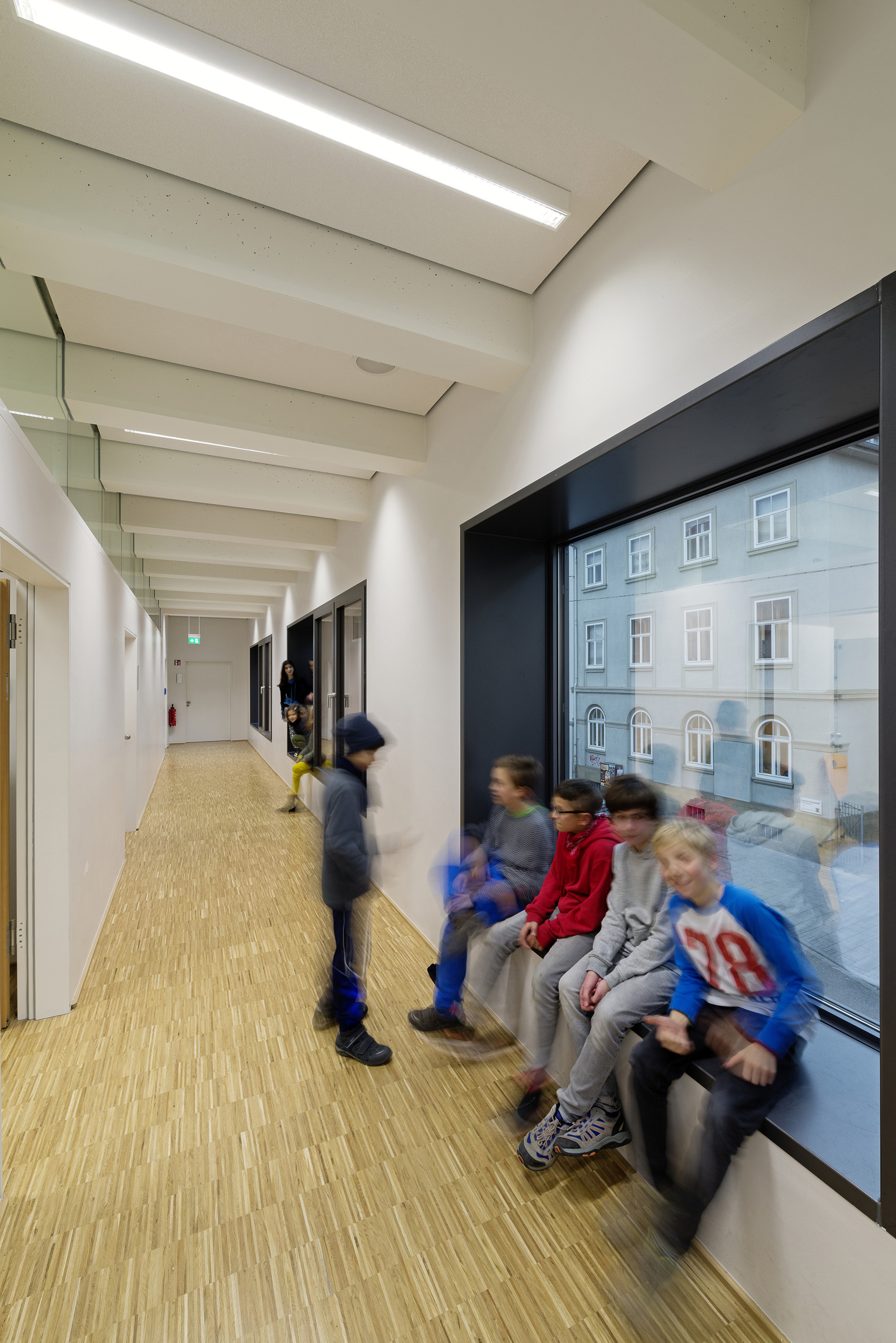 Gallery of Fichte-Gymnasium Grammar School / netzwerkarchitekten - 7