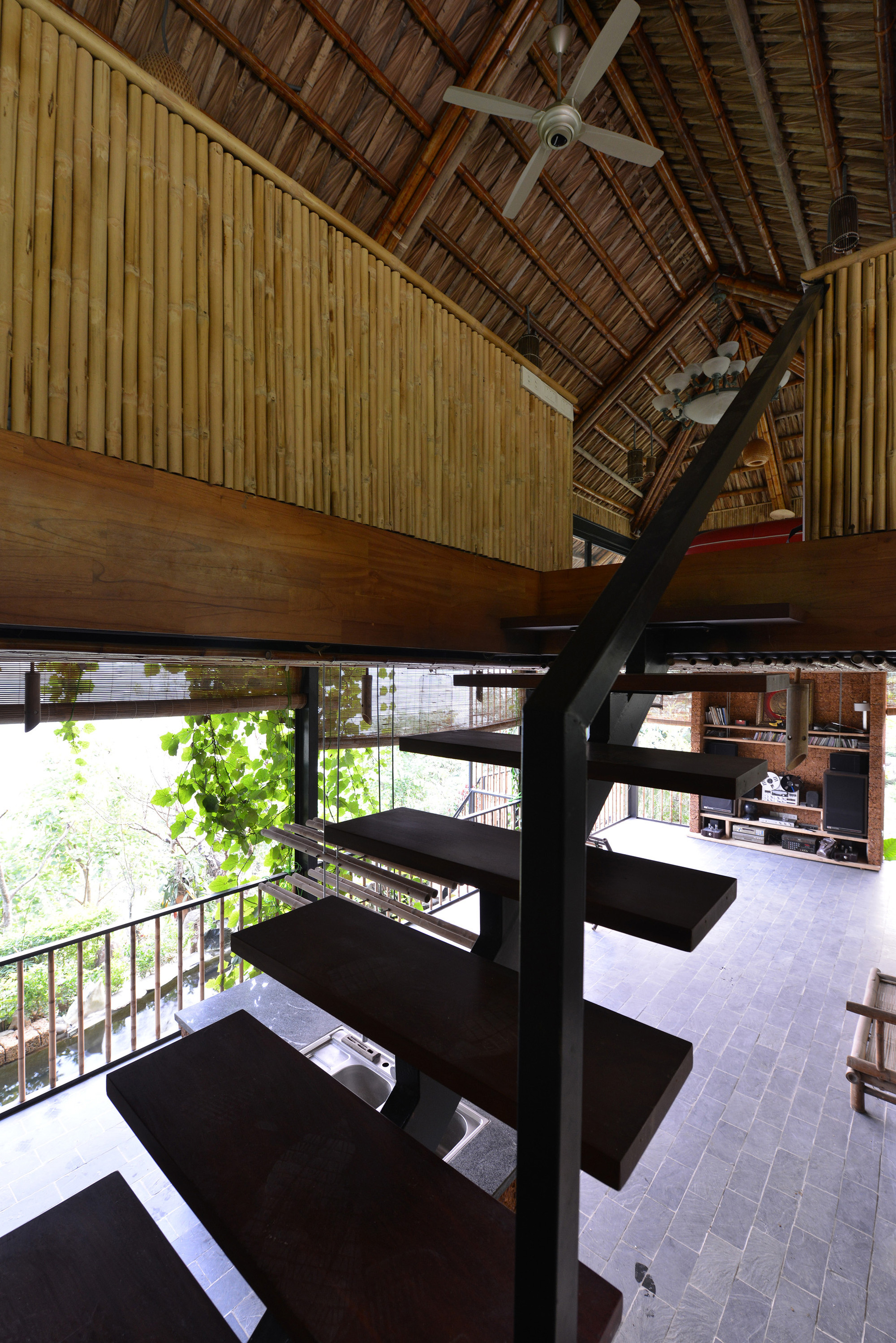 Gallery of Hillside House / TOOB STUDIO - 4