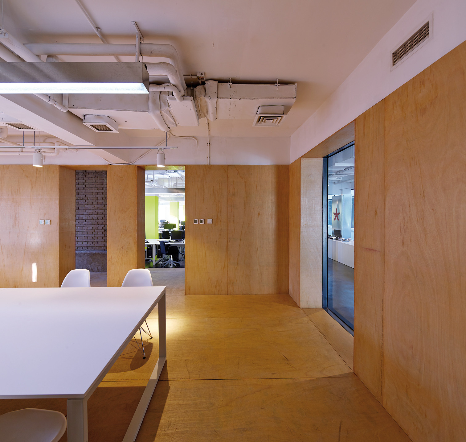 Gallery of Spark Beijing Office / Spark Architects - 16