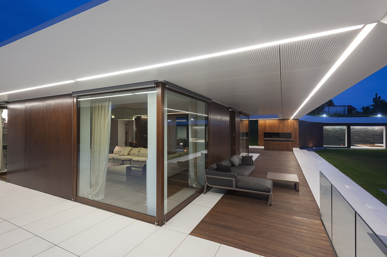 Gallery of Edge House / Przemek Olczyk / Mobius Architekci - 17