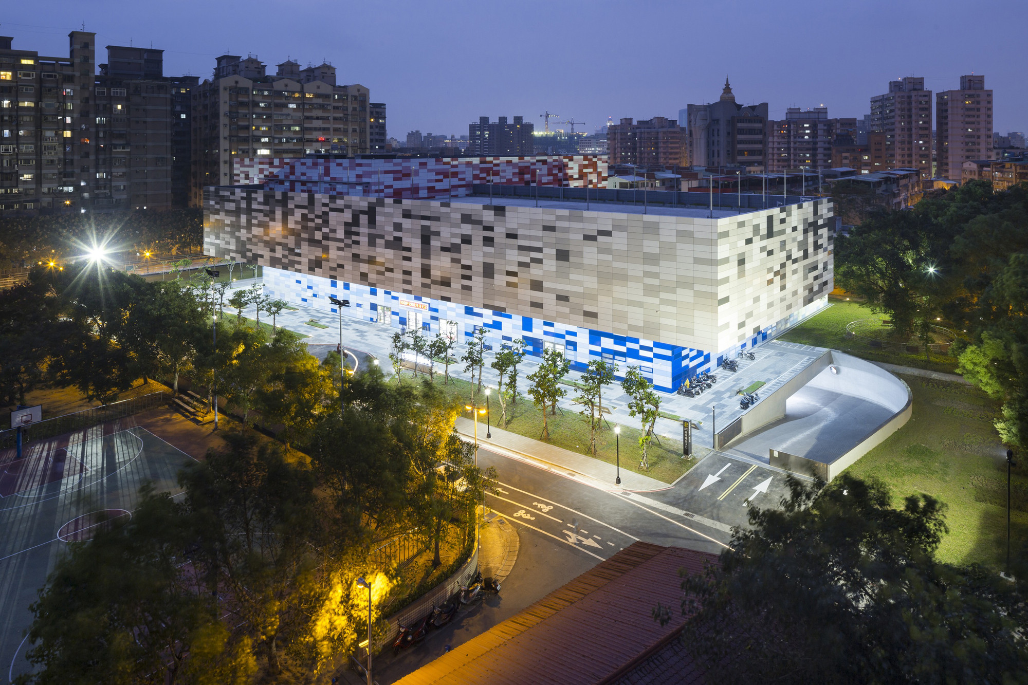 Galería de Centro Deportivo Tucheng / Q-Lab - 44