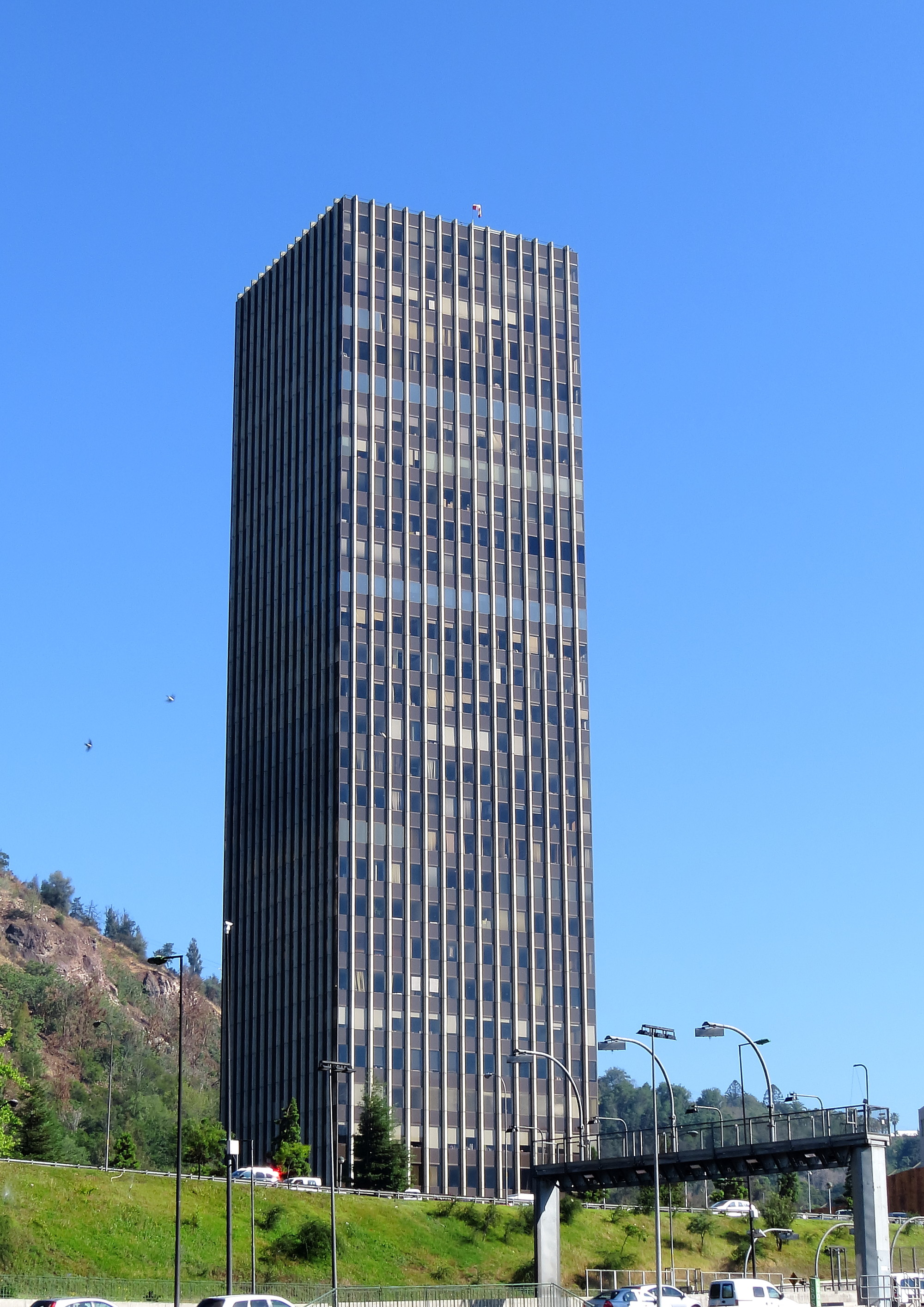 Galería de Clásicos de arquitectura: Torre Santa María / Alemparte ...